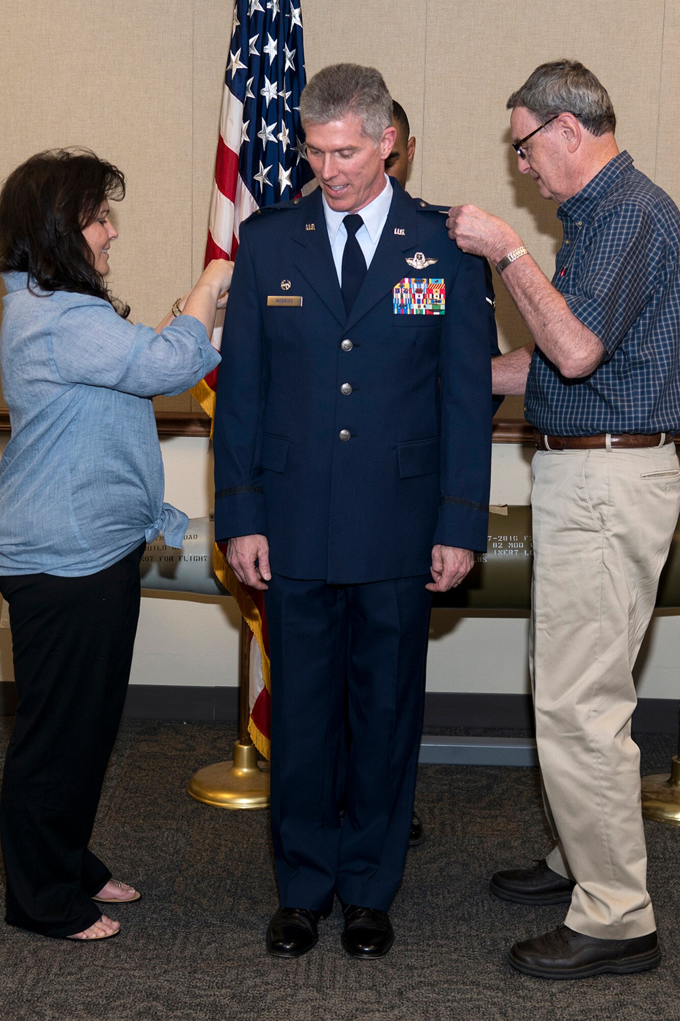 Col. Morriss gets pinned > 307th Bomb Wing > Article Display