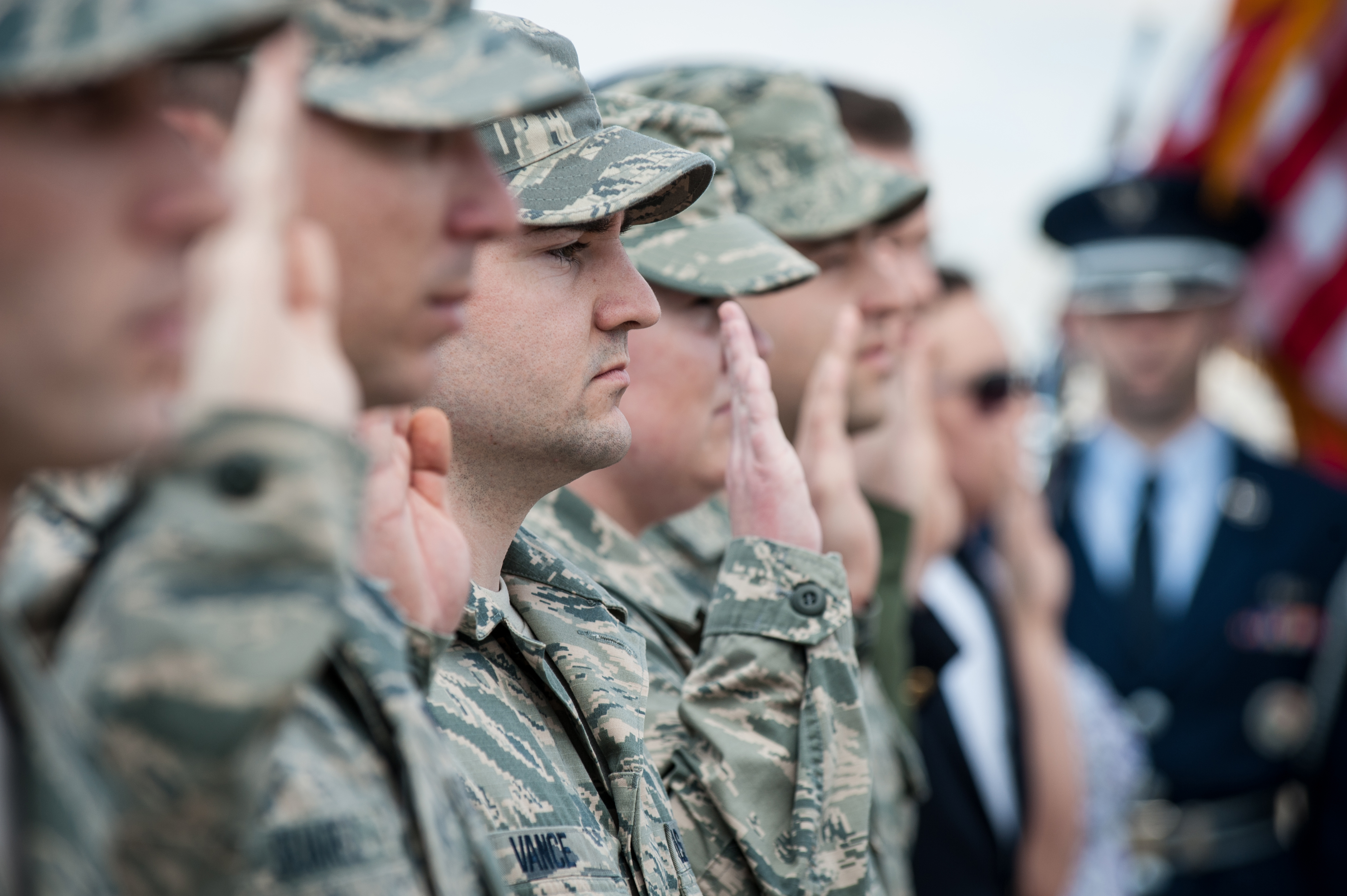 15 Airmen sworn in to start Thunder Over Louisville