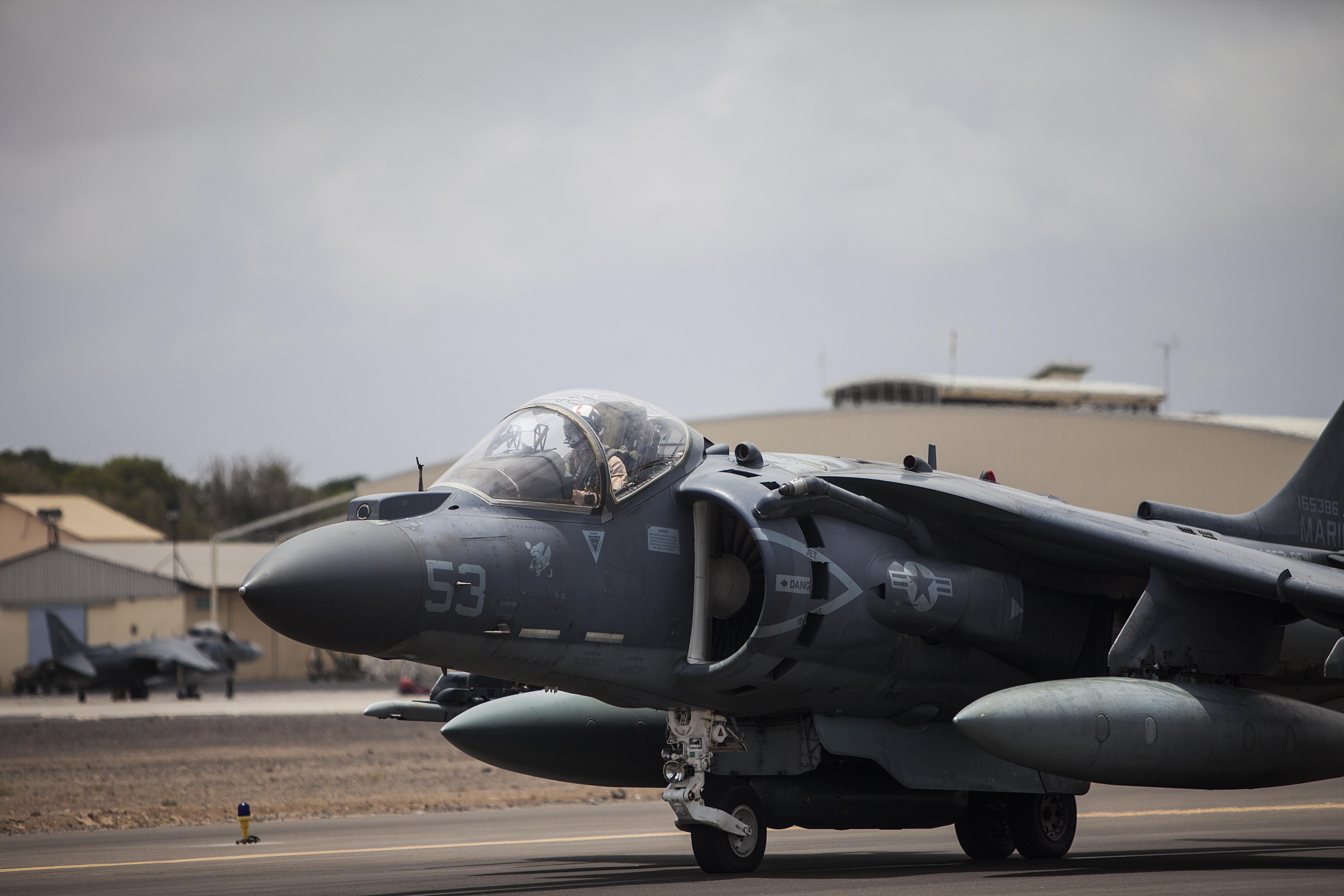 22nd MEU Harrier pilots train with French Mirage pilots