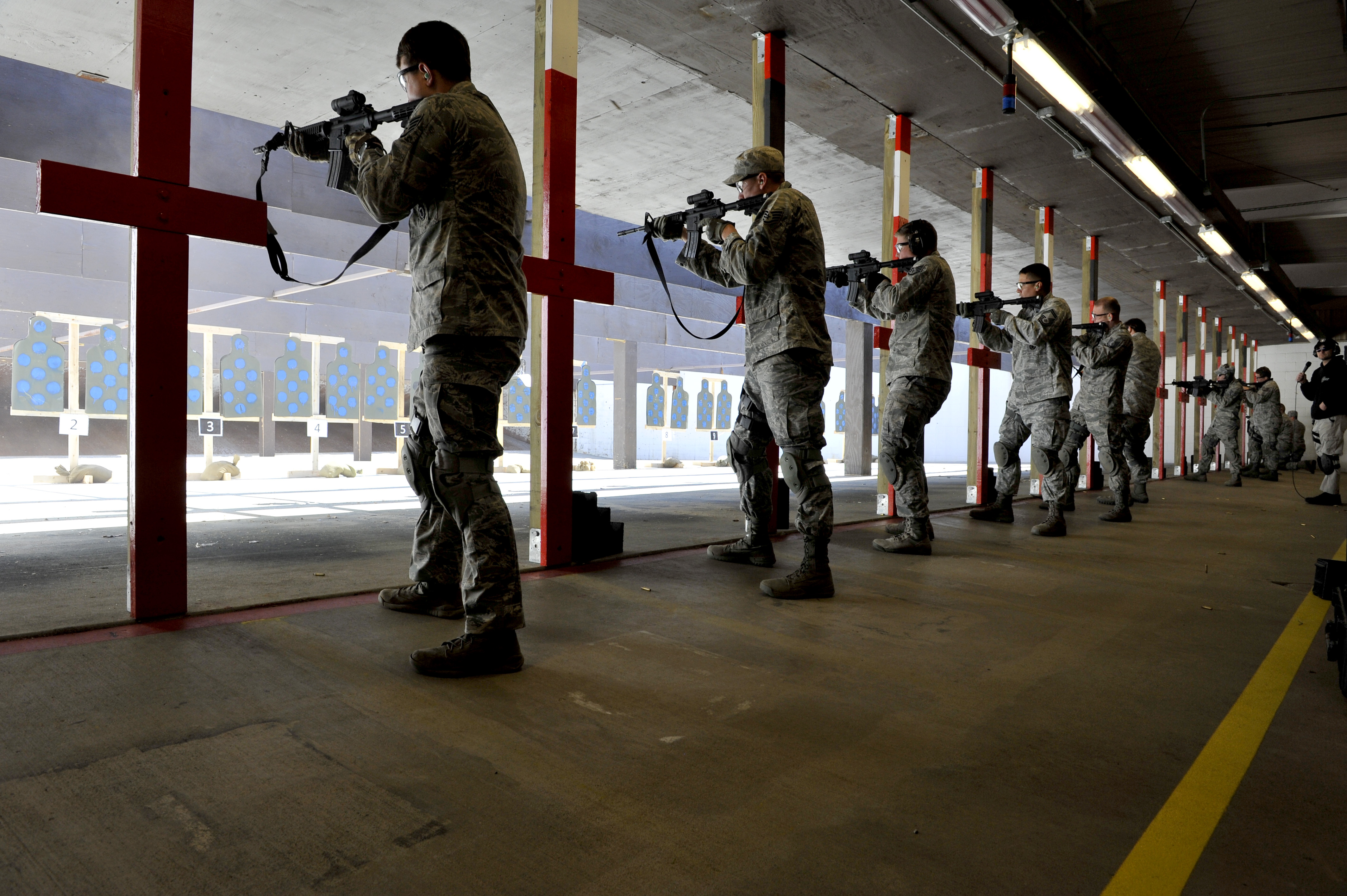 Tactical Training: Former Navy Seal teaches Security Forces Airmen