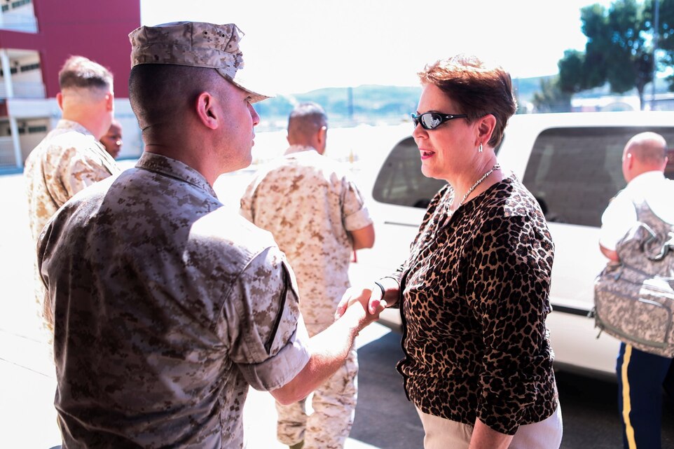 Under Secretary of Defense Visits Camp Pendleton > United States Marine ...