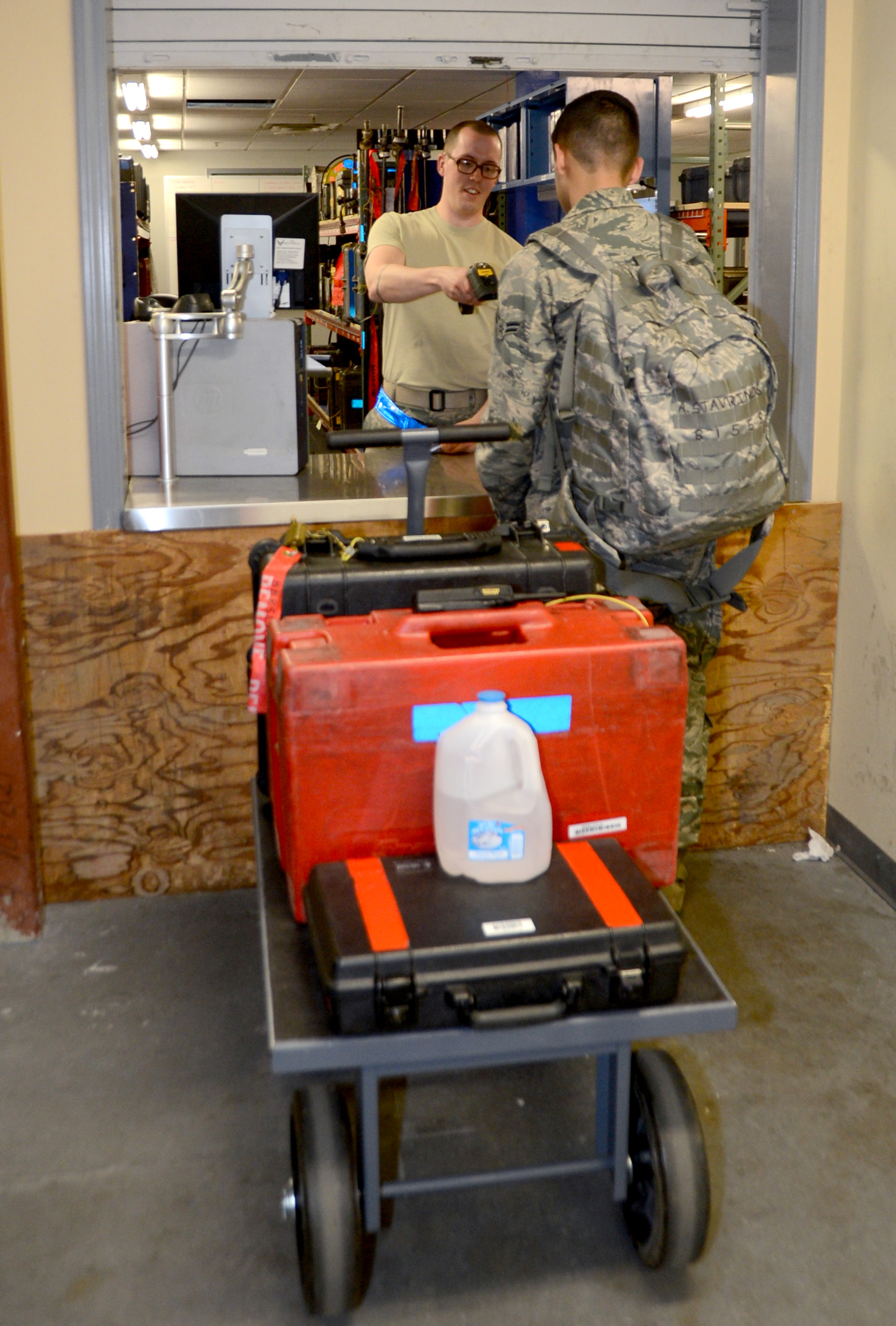2nd AMXS Airmen build shop from ground, up > Barksdale Air Force Base ...