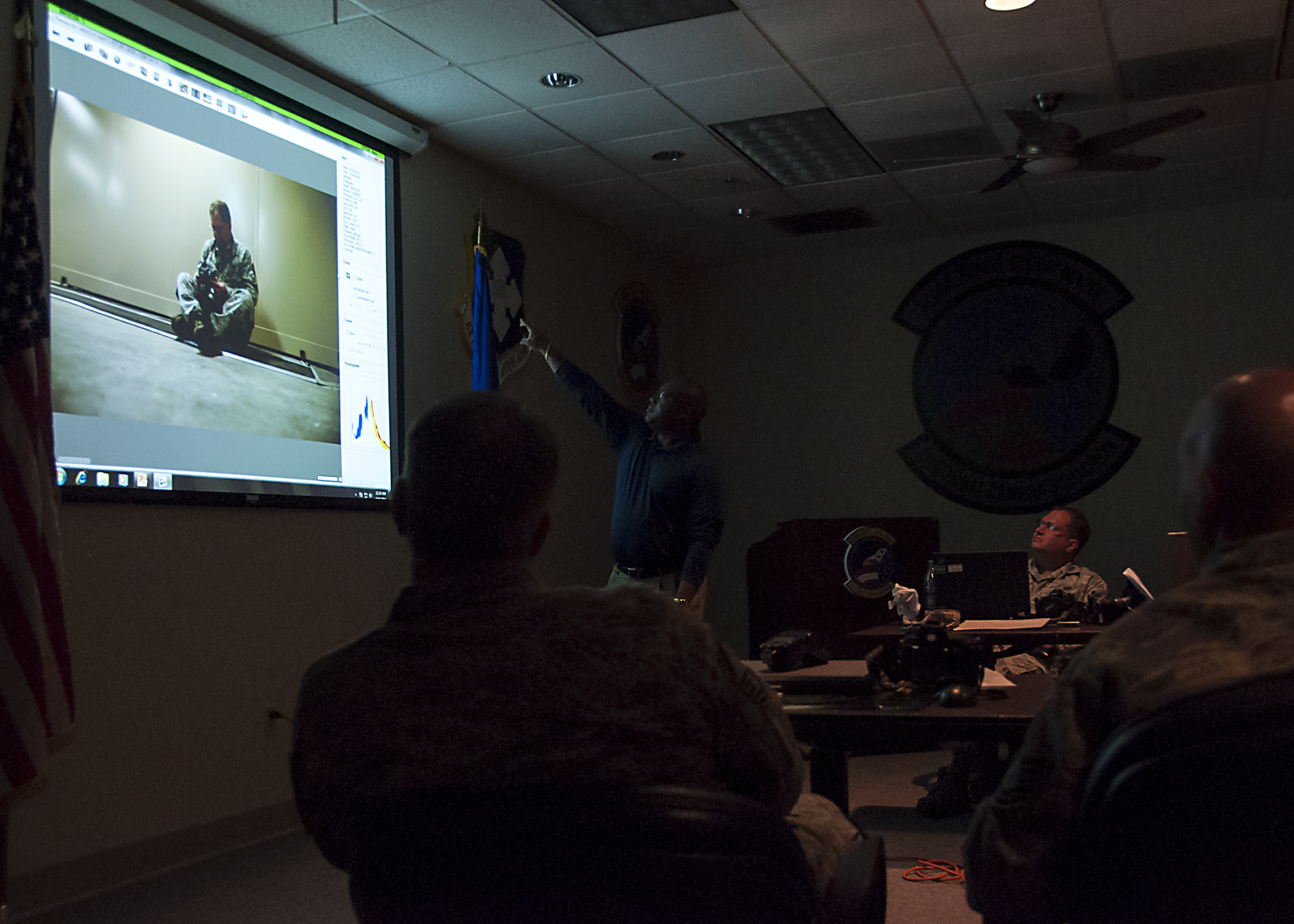 Combat Camera helps Reservists focus their photo skills > Air Force ...
