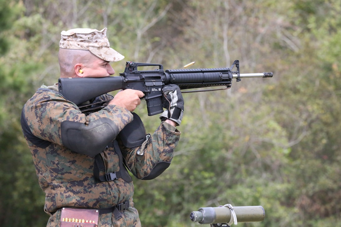 Aim center, hit center: Corps' top shooters compete in 2014 Marine ...