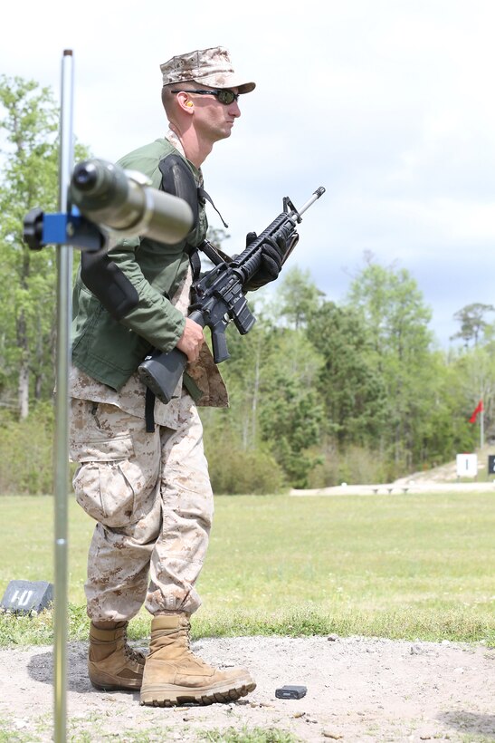 Aim center, hit center: Corps' top shooters compete in 2014 Marine ...