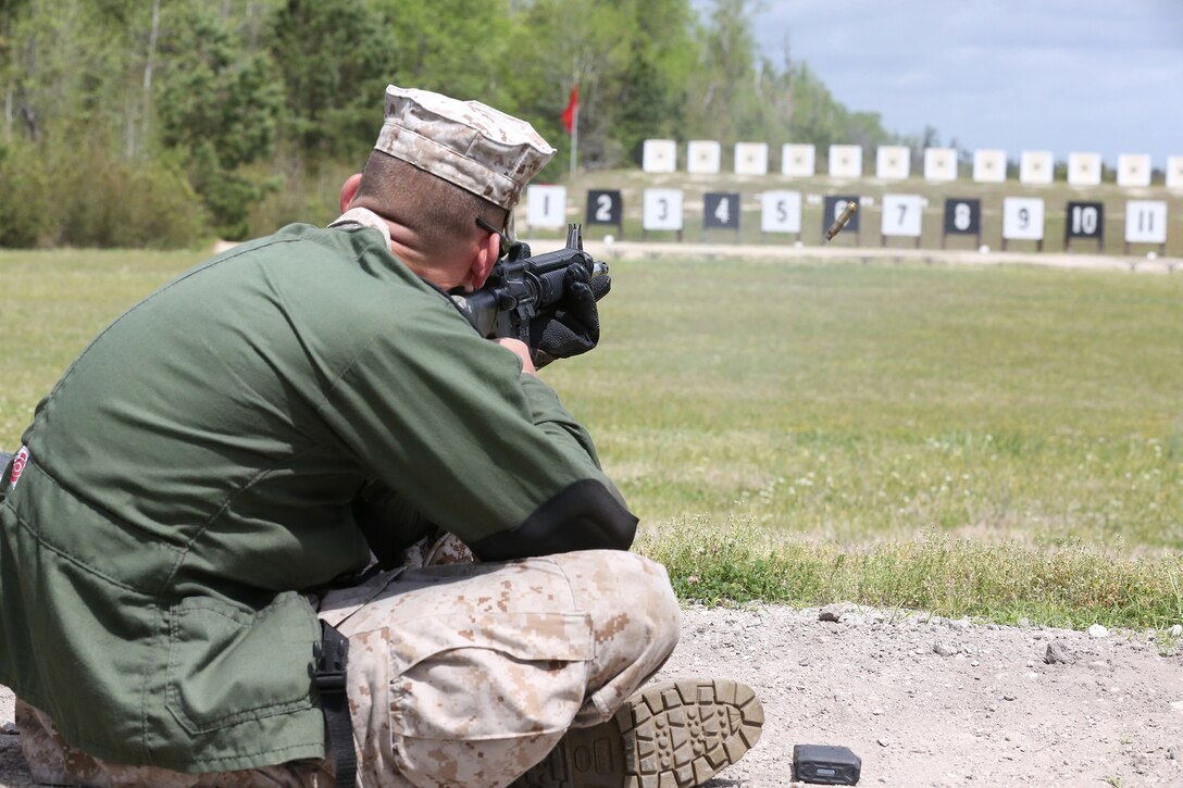 Aim center, hit center: Corps' top shooters compete in 2014 Marine ...