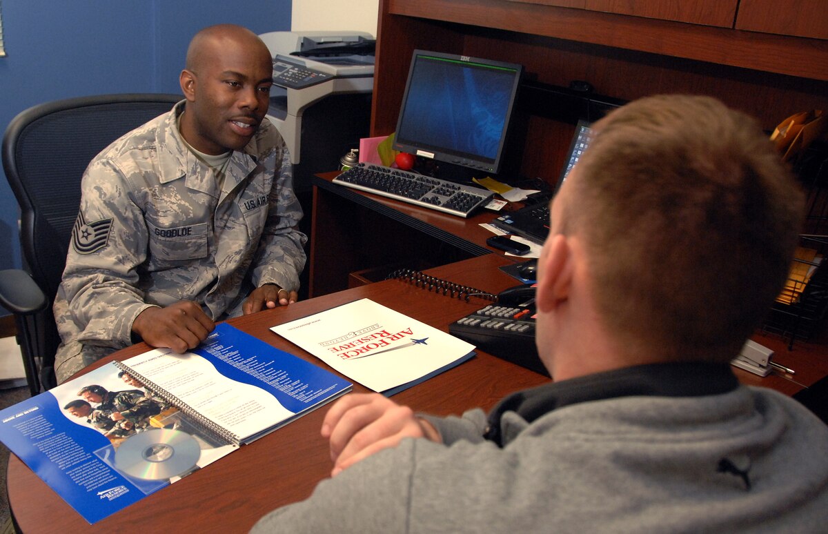 In service Air Force Reserve recruiter now available at Offutt > Offutt ...