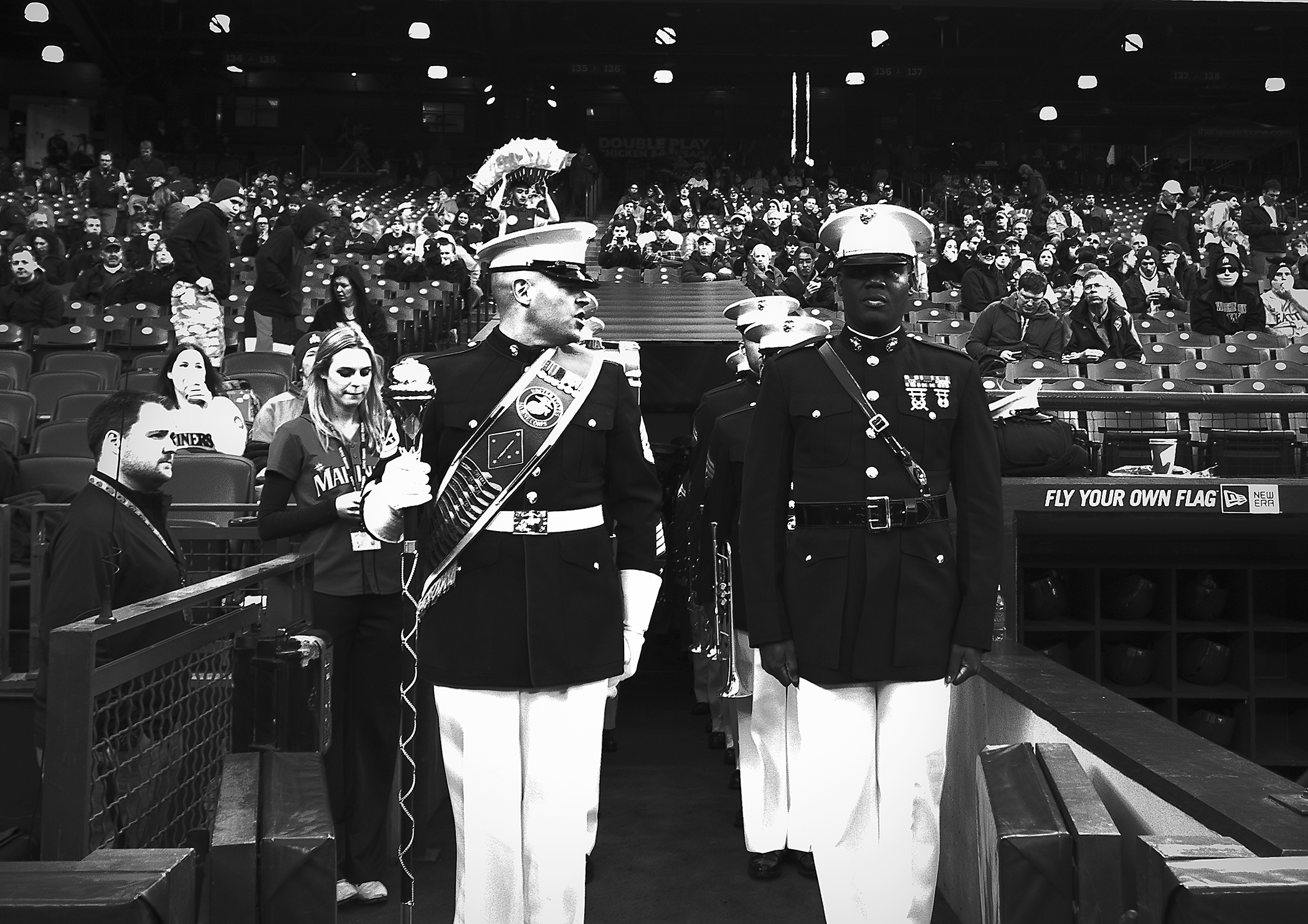 1st Marine Division Band performs National Anthem at Seattle Mariners ...