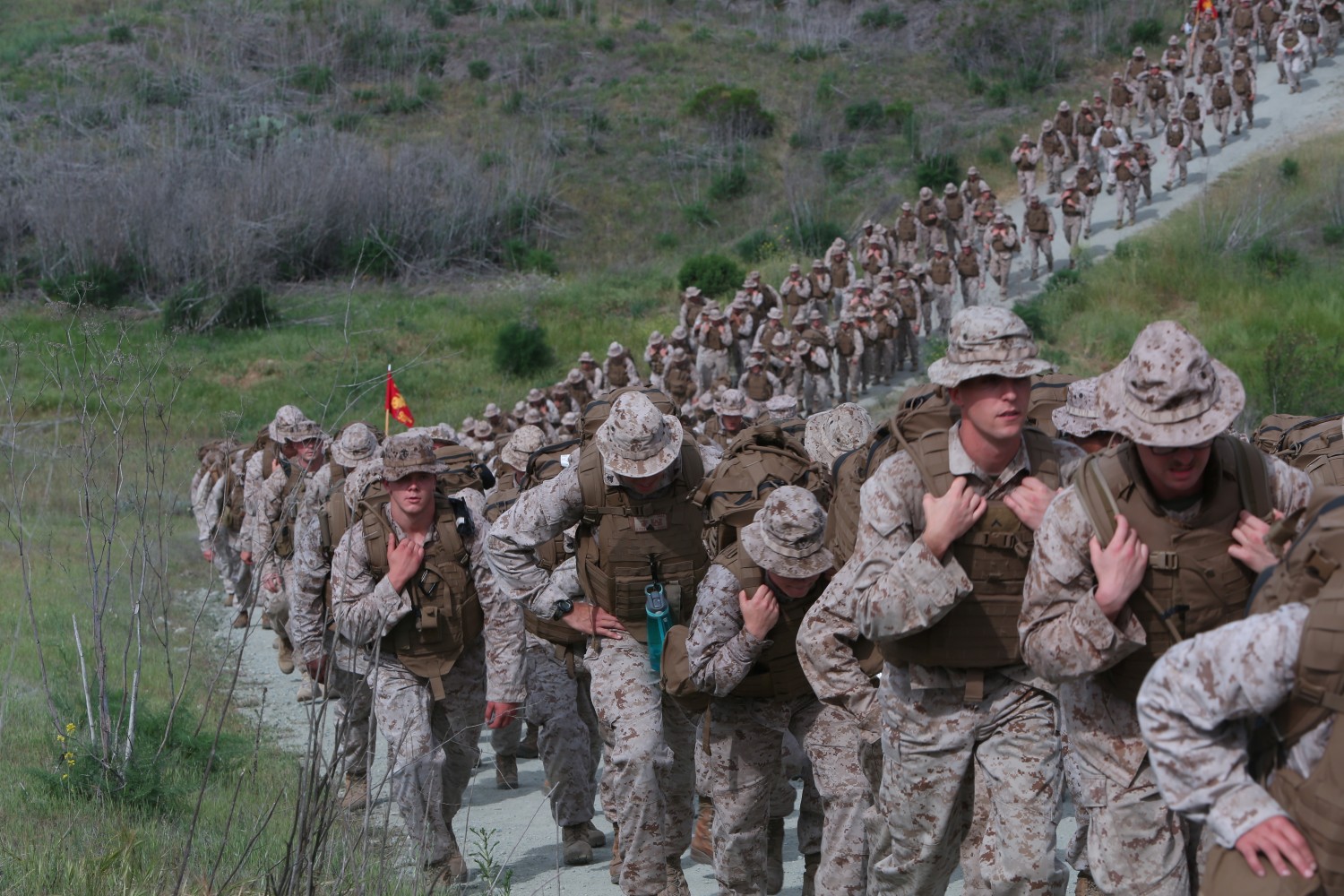 I MHG conducts hike to strengthen Marines, unit cohesion > I Marine ...