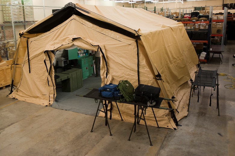 Medical experts evaluate air transportable clinic > Air Force Medical ...