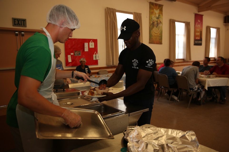 Marines serve local community through Food for Life > United States ...