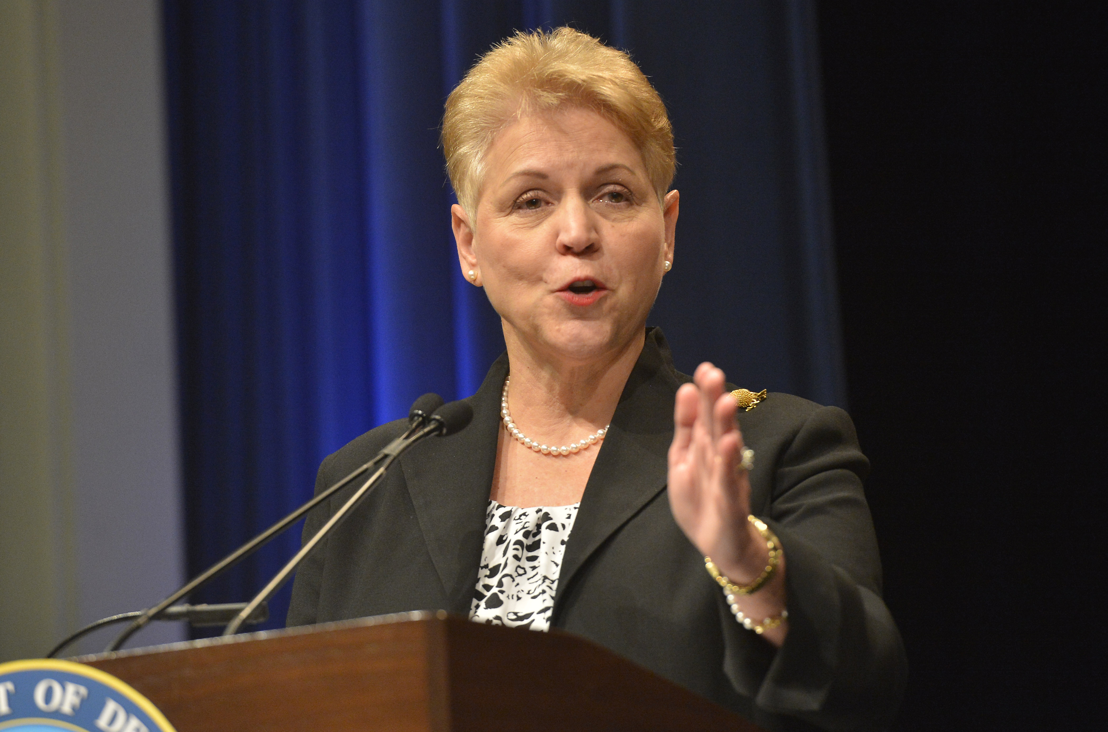 Jessica L. Wright, undersecretary of defense for personnel and ...