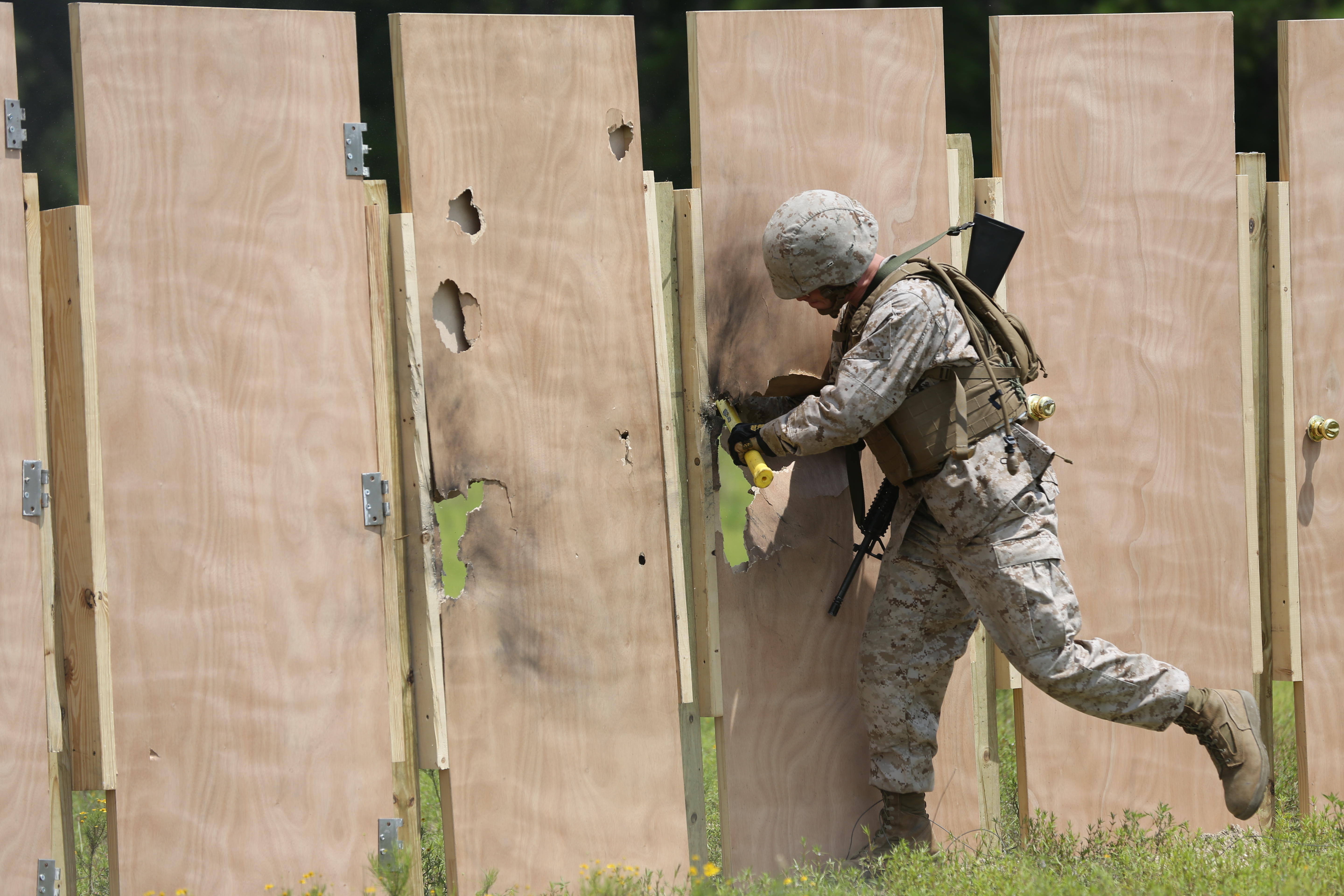 Wing engineers hone breaching skills