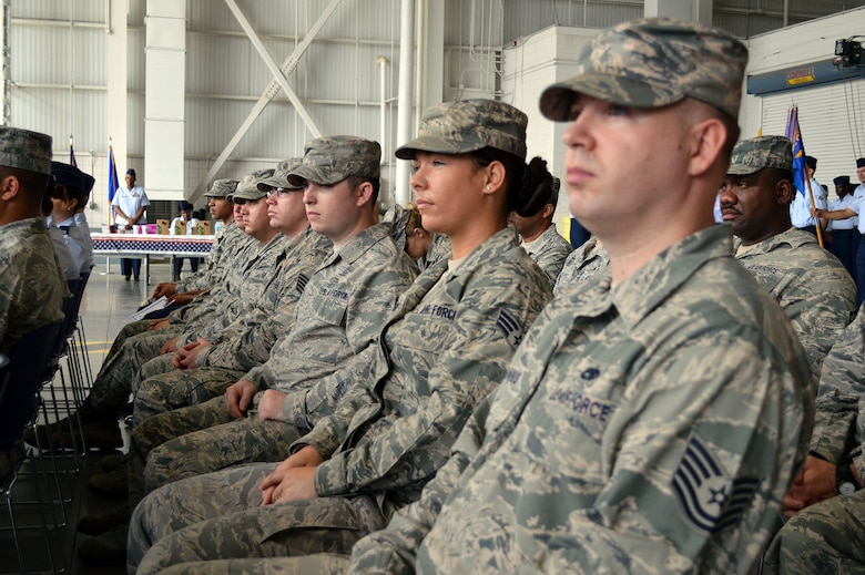 43rd Airlift Group welcomes new commander > Pope Field > Article Display