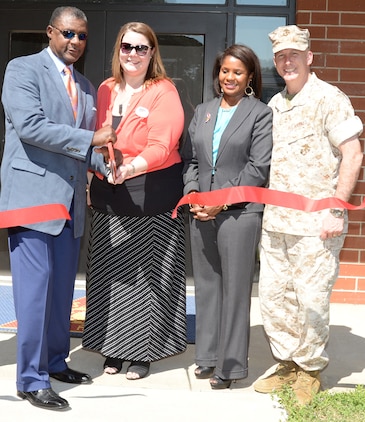 MCCS director supports warfighter, military families > Marine Corps ...