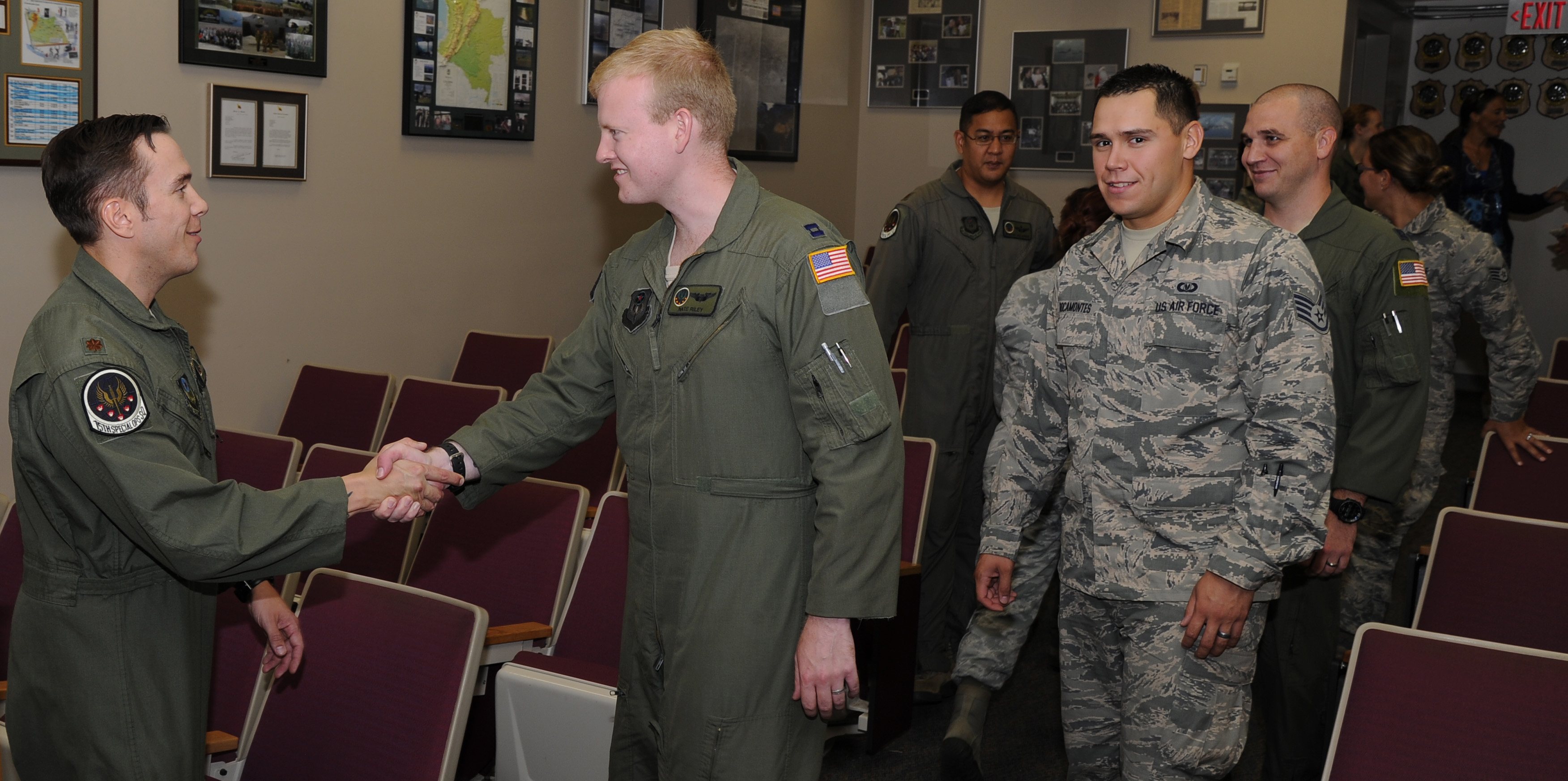 Hurlburt pilot receives Daedalian award > Air Force Special Operations ...