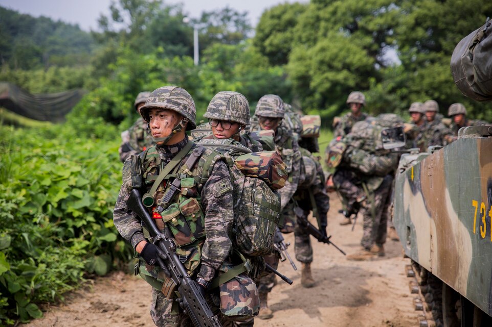 Jungle patrol tests ROK, US Marine tactics > United States Marine Corps ...