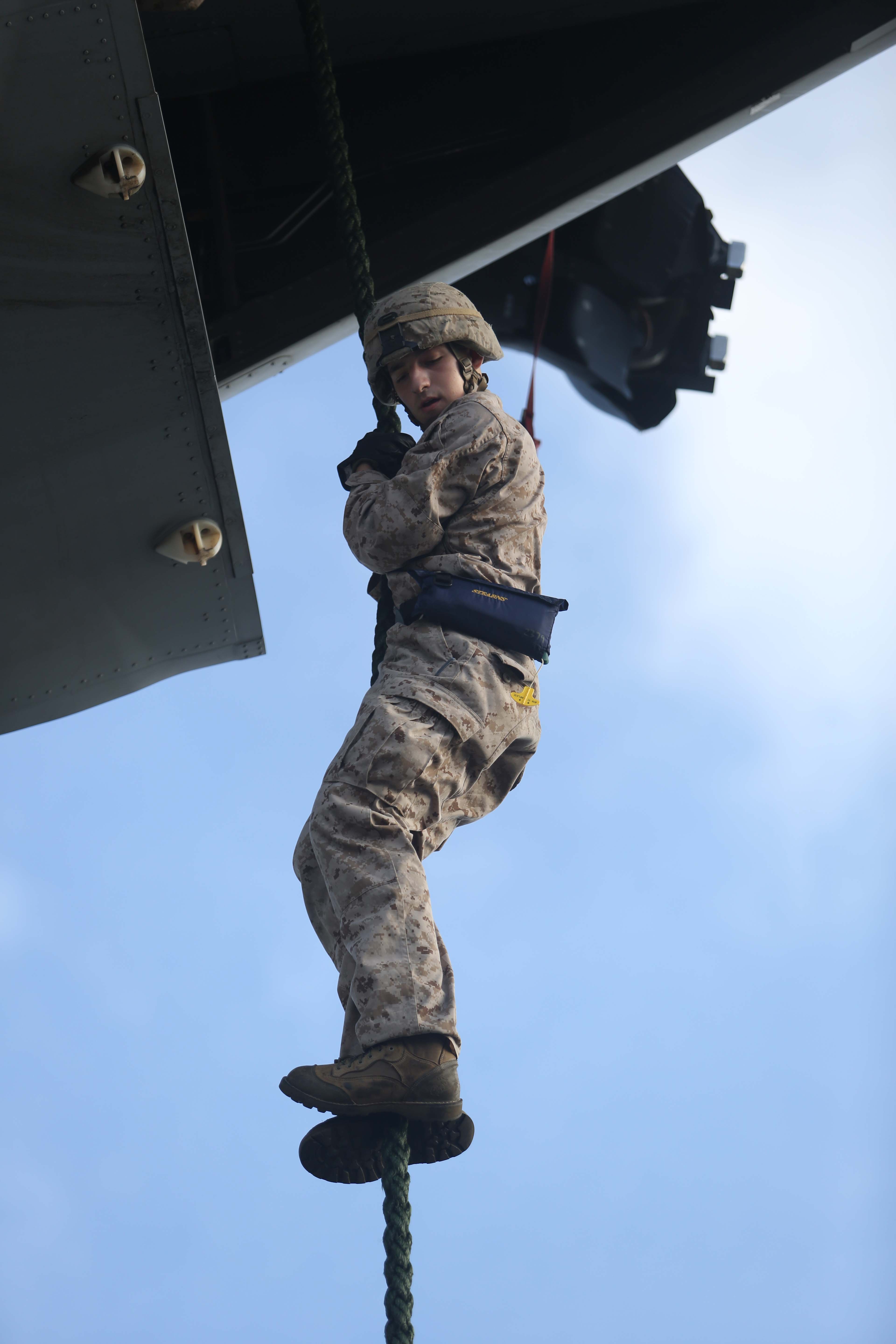 Wpns Co. fast rope Qualification