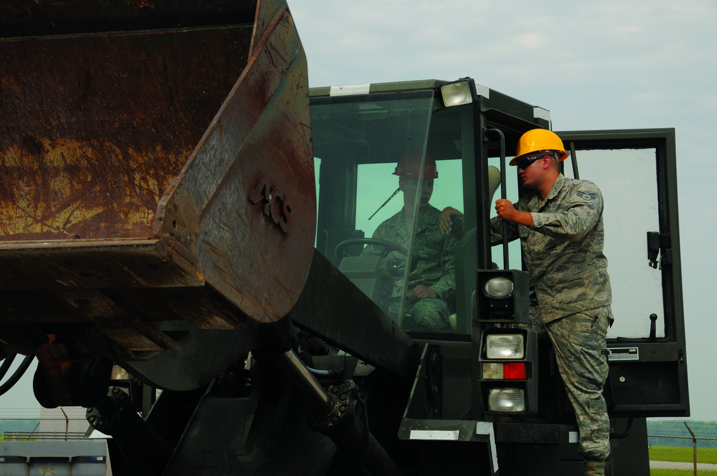 CES participates in annual heavy equipment training > 445th Airlift ...