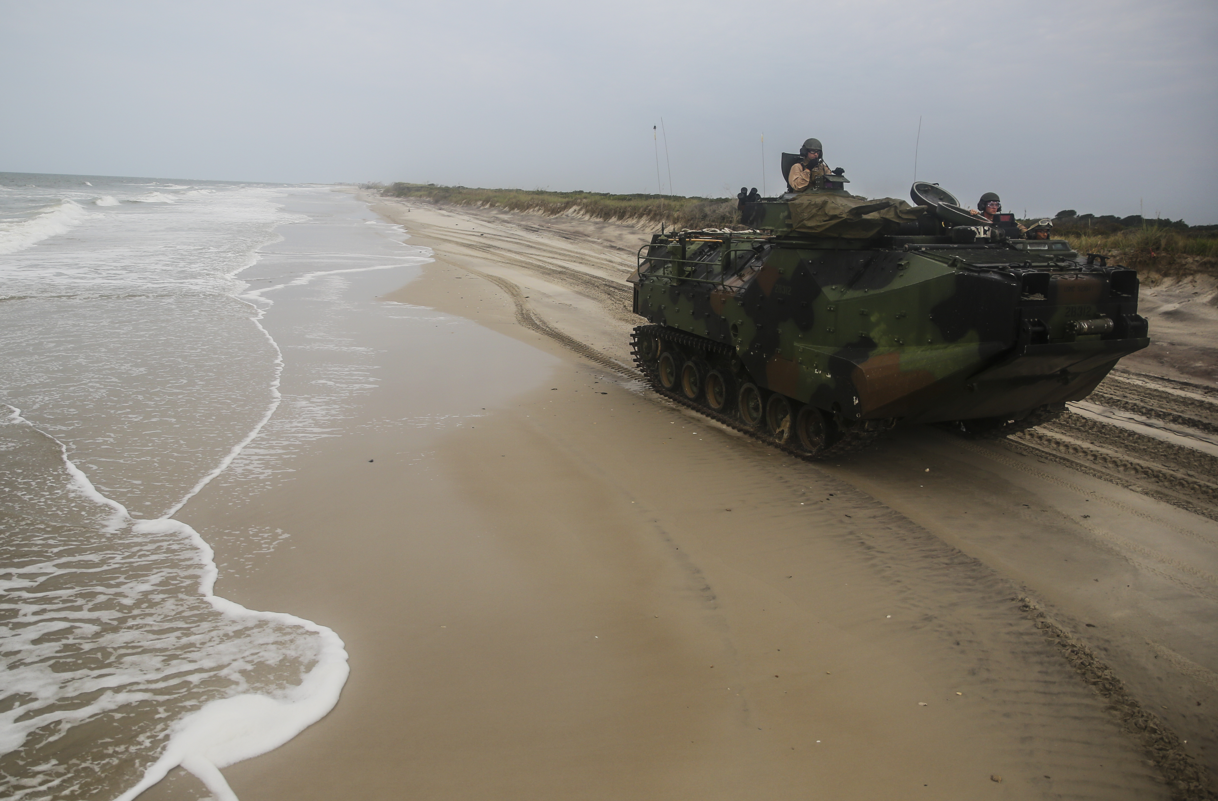 EFSS teams conduct amphibious assaults, aerial raid training