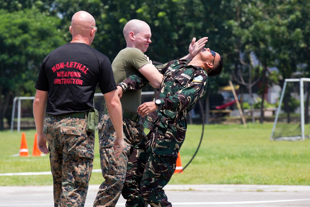 AFP, PNP demonstrate techniques learned throughout NOLES