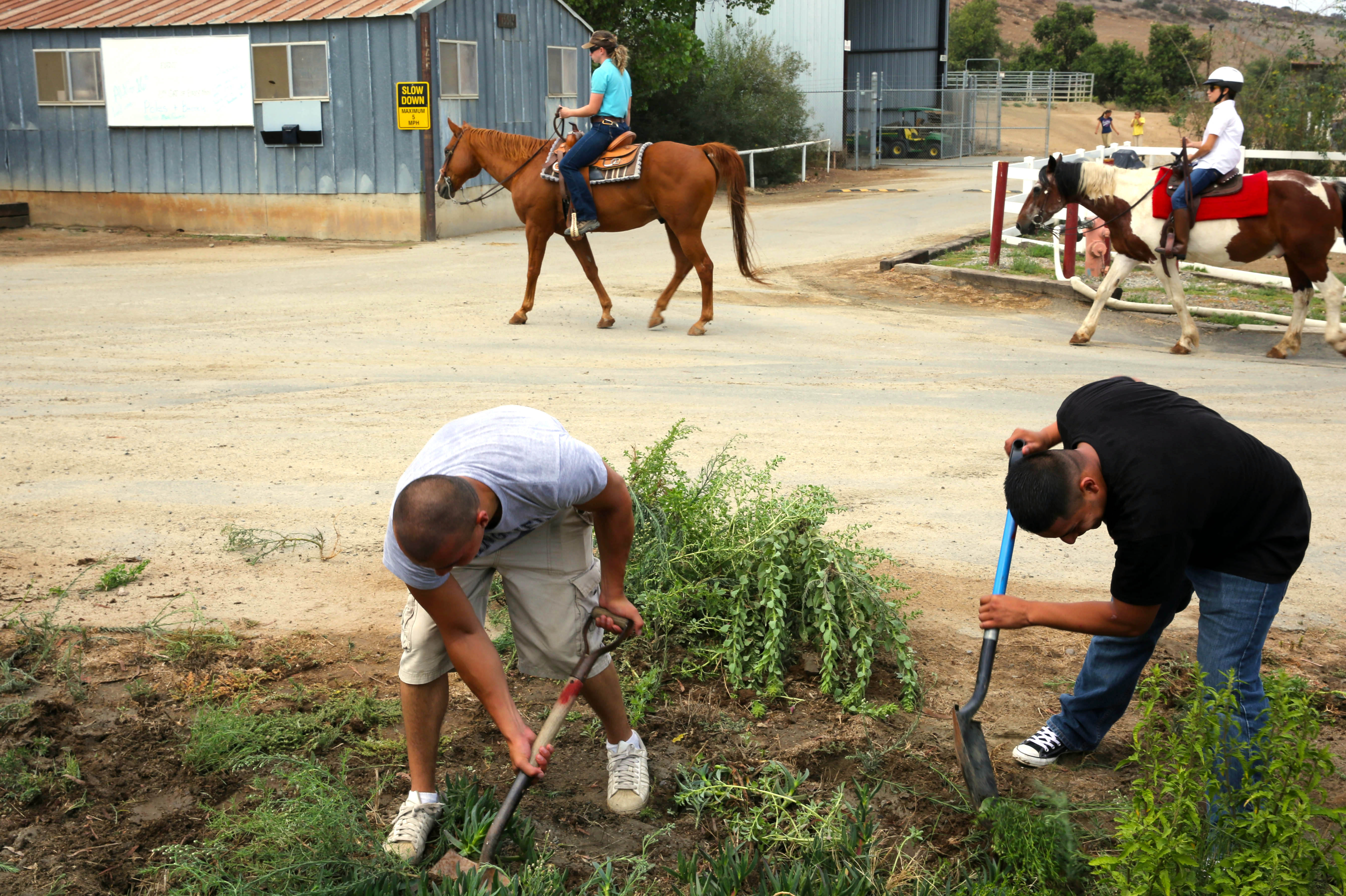 1st Maintenance Battalion volunteers at Stepp Stables