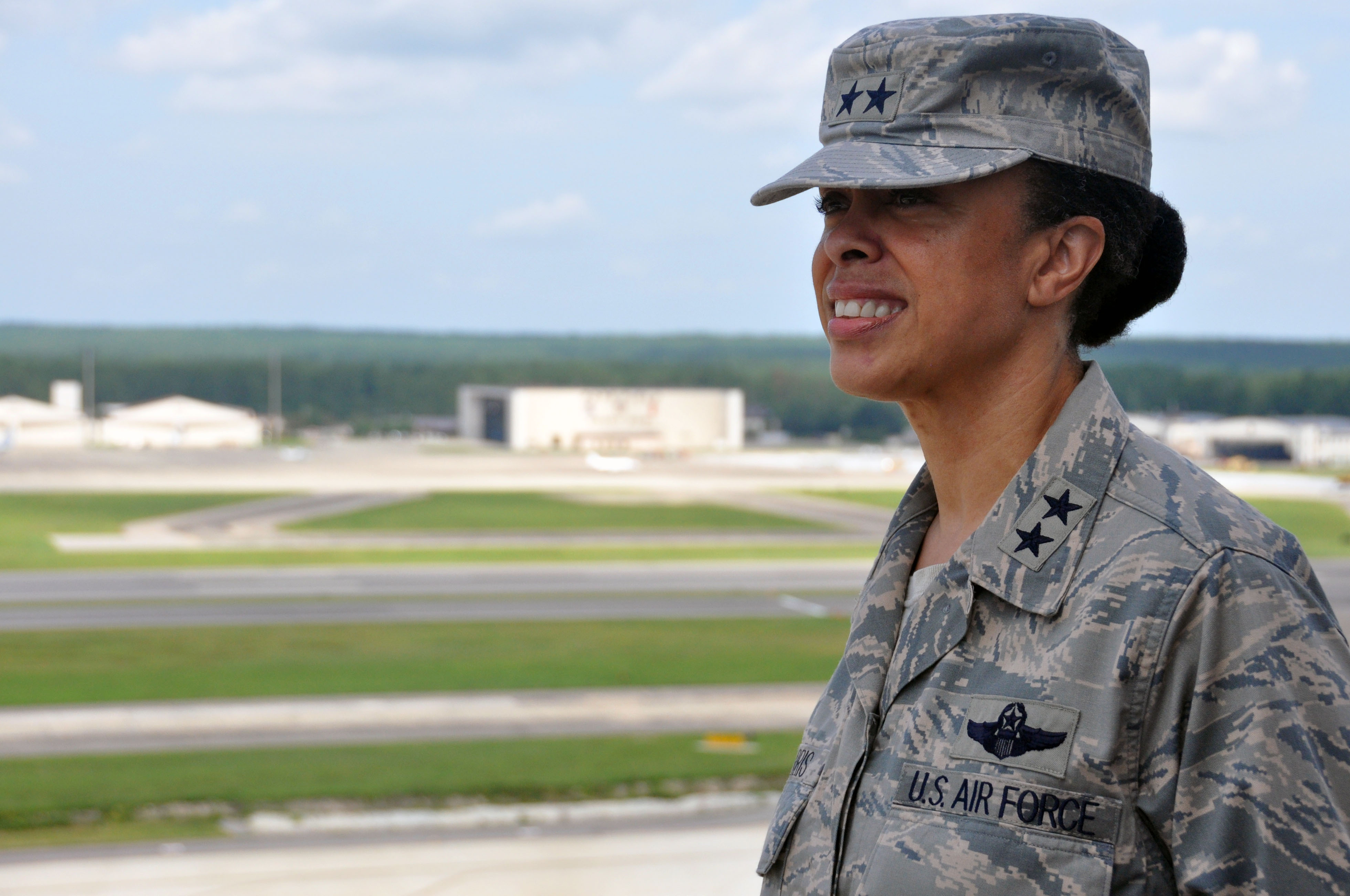 22nd Air Force Commander visits 440th Airlift Wing > Air Force Reserve ...