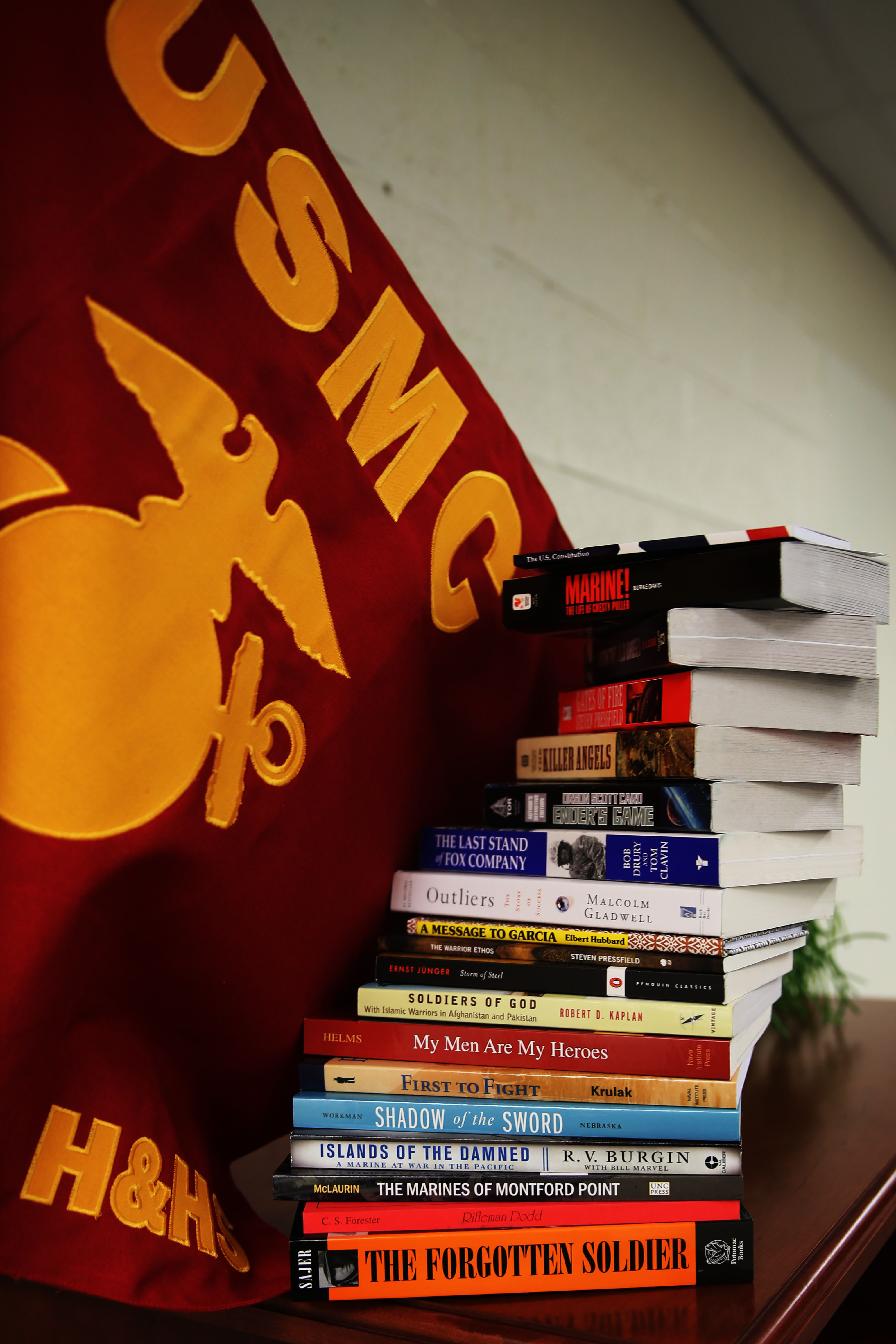 H&HS empowers Marines through Commander's Reading Program > Marine ...
