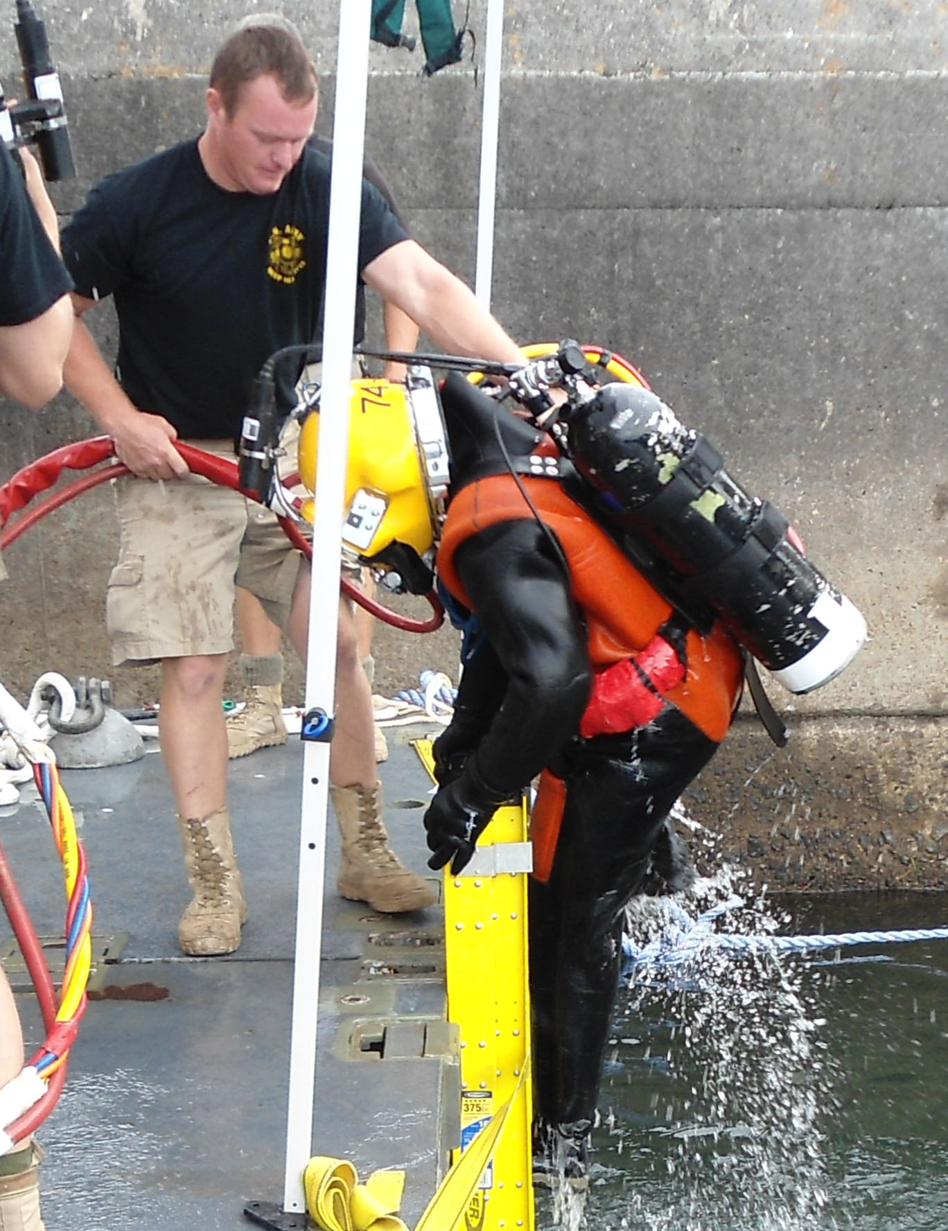74th Engineer Dive Detachment Inspects Phipott Dam