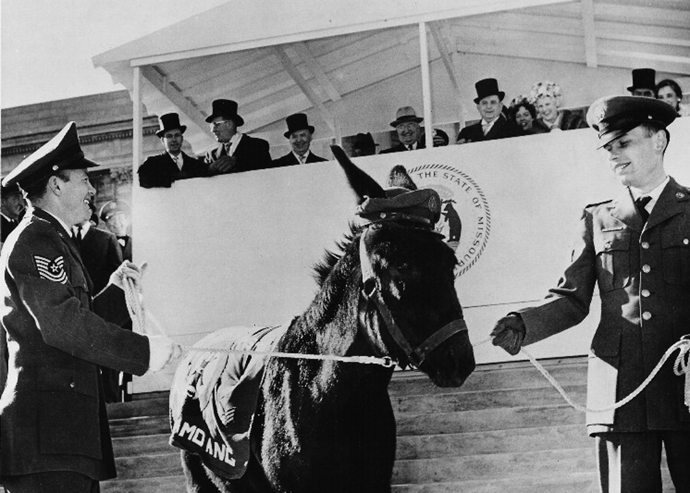 'Gooney Bird,' staple of WWII, Berlin Airlift, flown by Missouri ANG ...