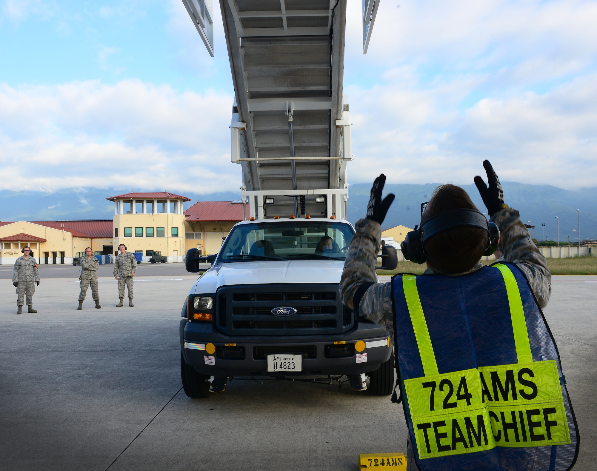 Mission Spotlight: Rapid and decisive global air mobility > Aviano Air ...