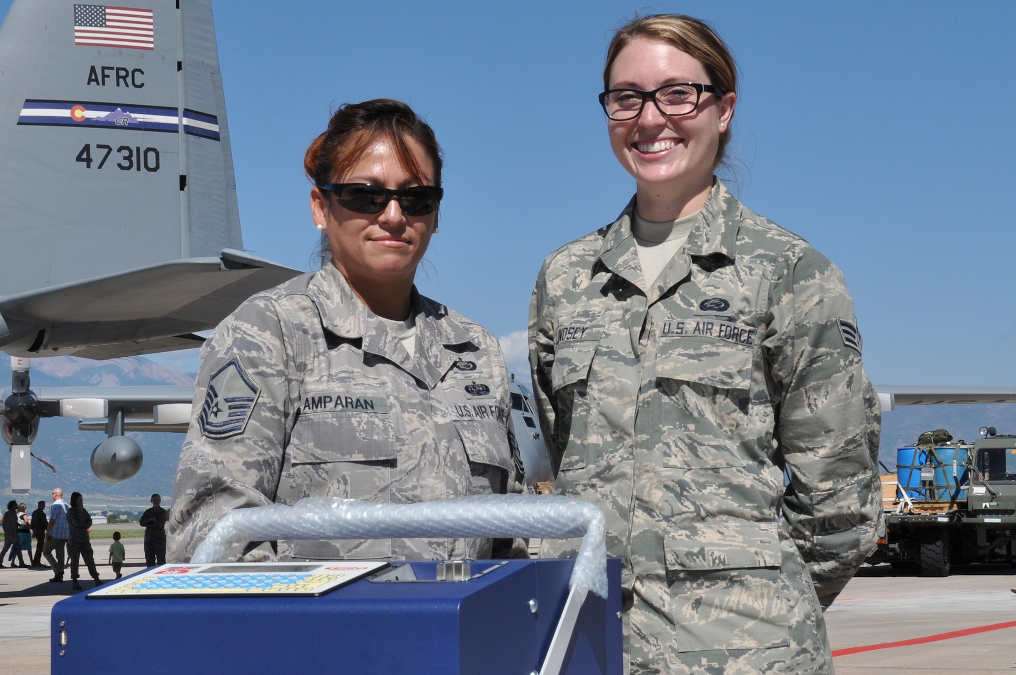 Wing shows appreciation on Family Day > 302nd Airlift Wing > Article ...