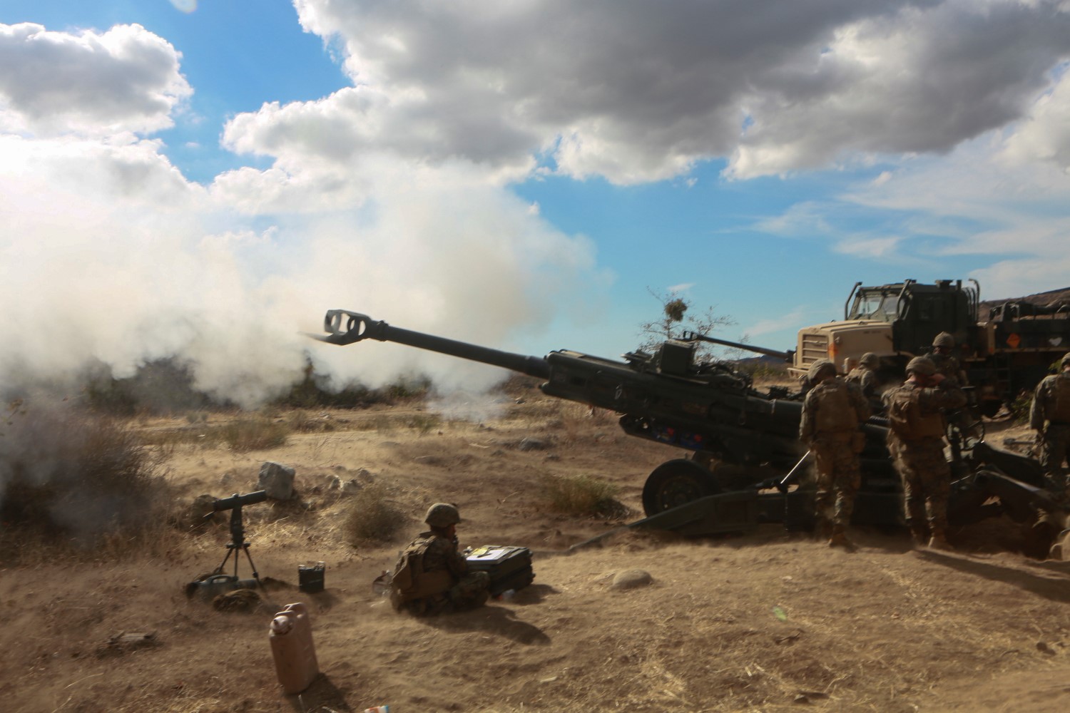 15th MEU Marines deliver the boom