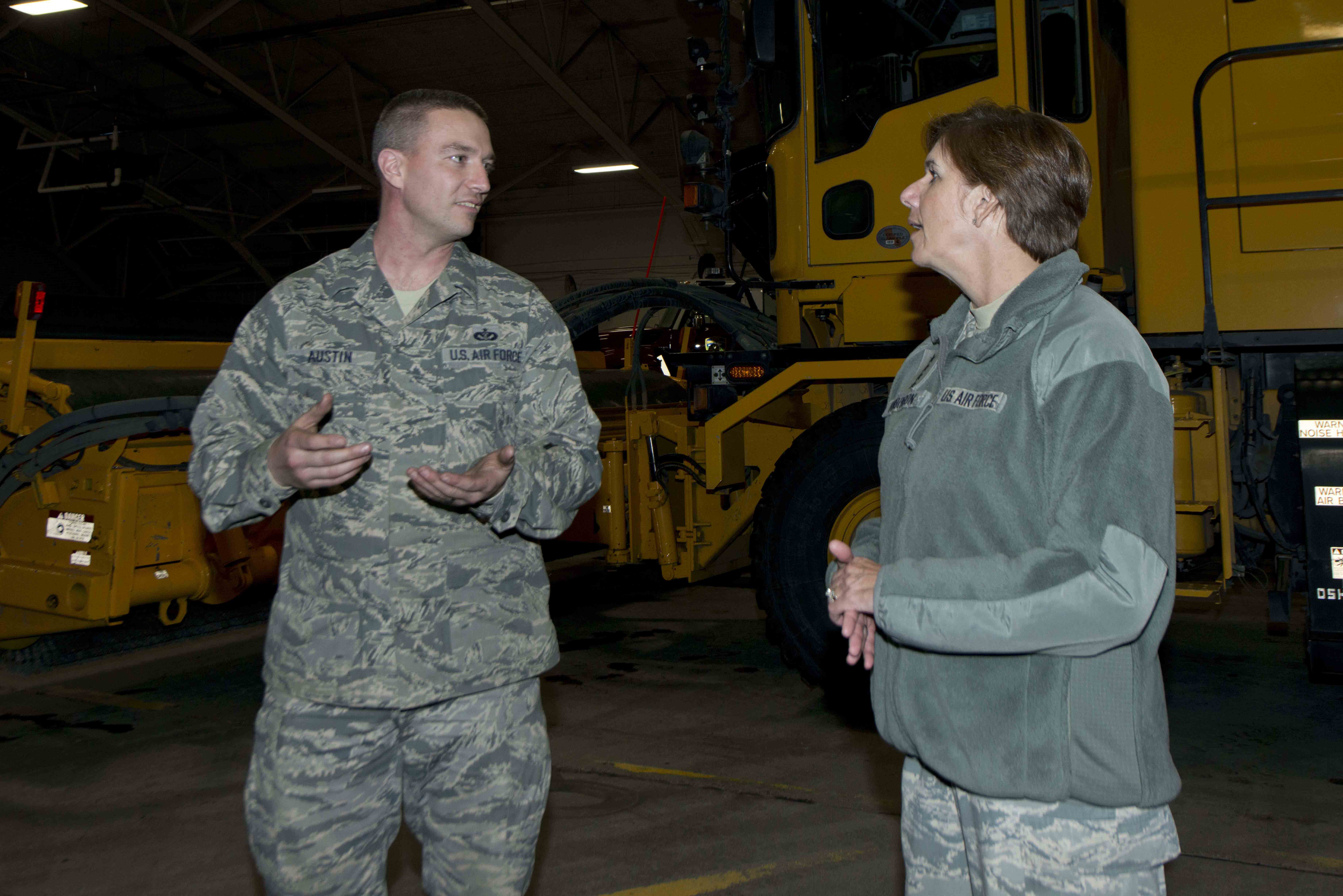 PACAF commander visits JBER Airmen, families > Joint Base Elmendorf ...