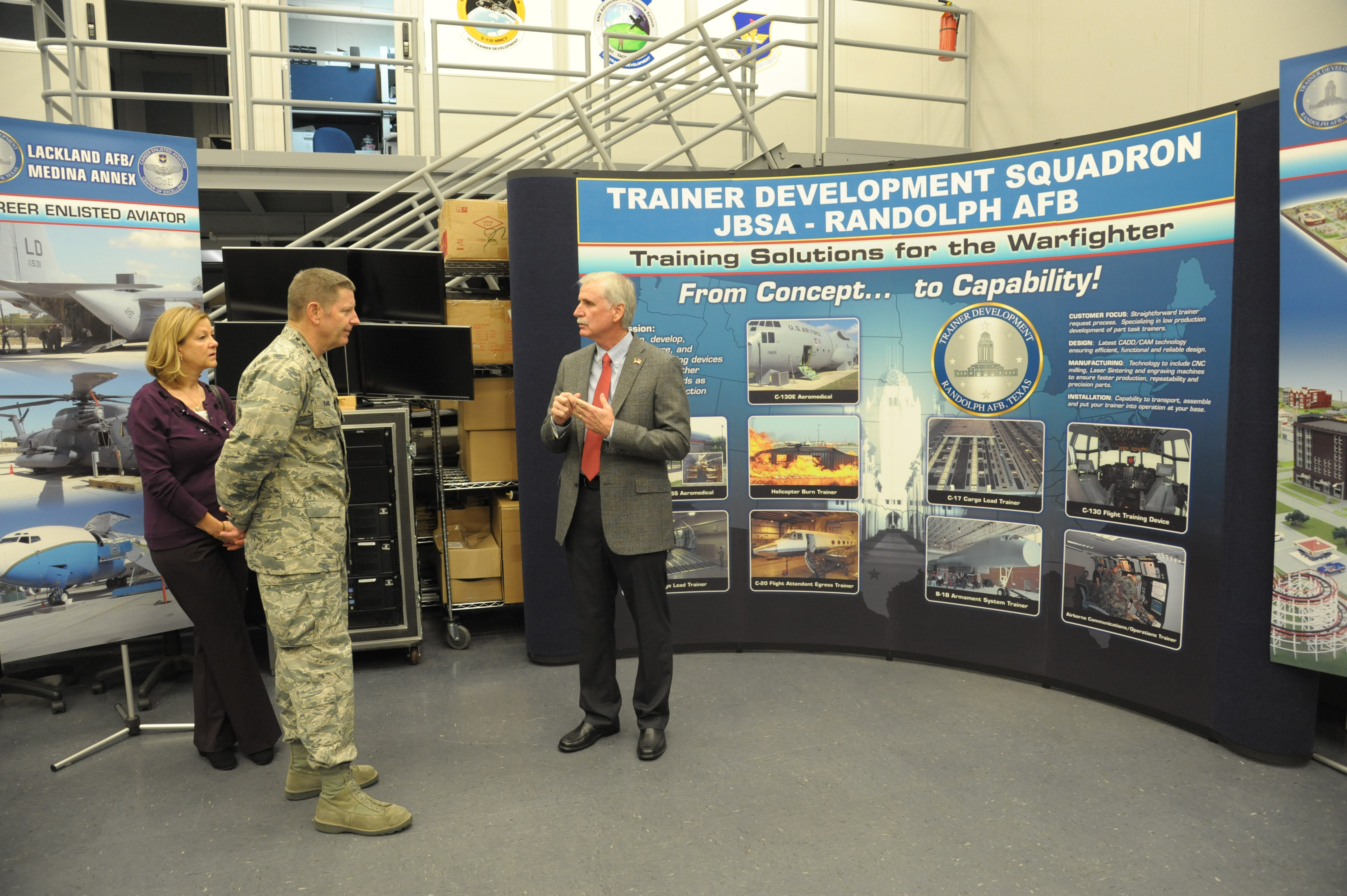 General Rand tours 502nd Air Base Wing
