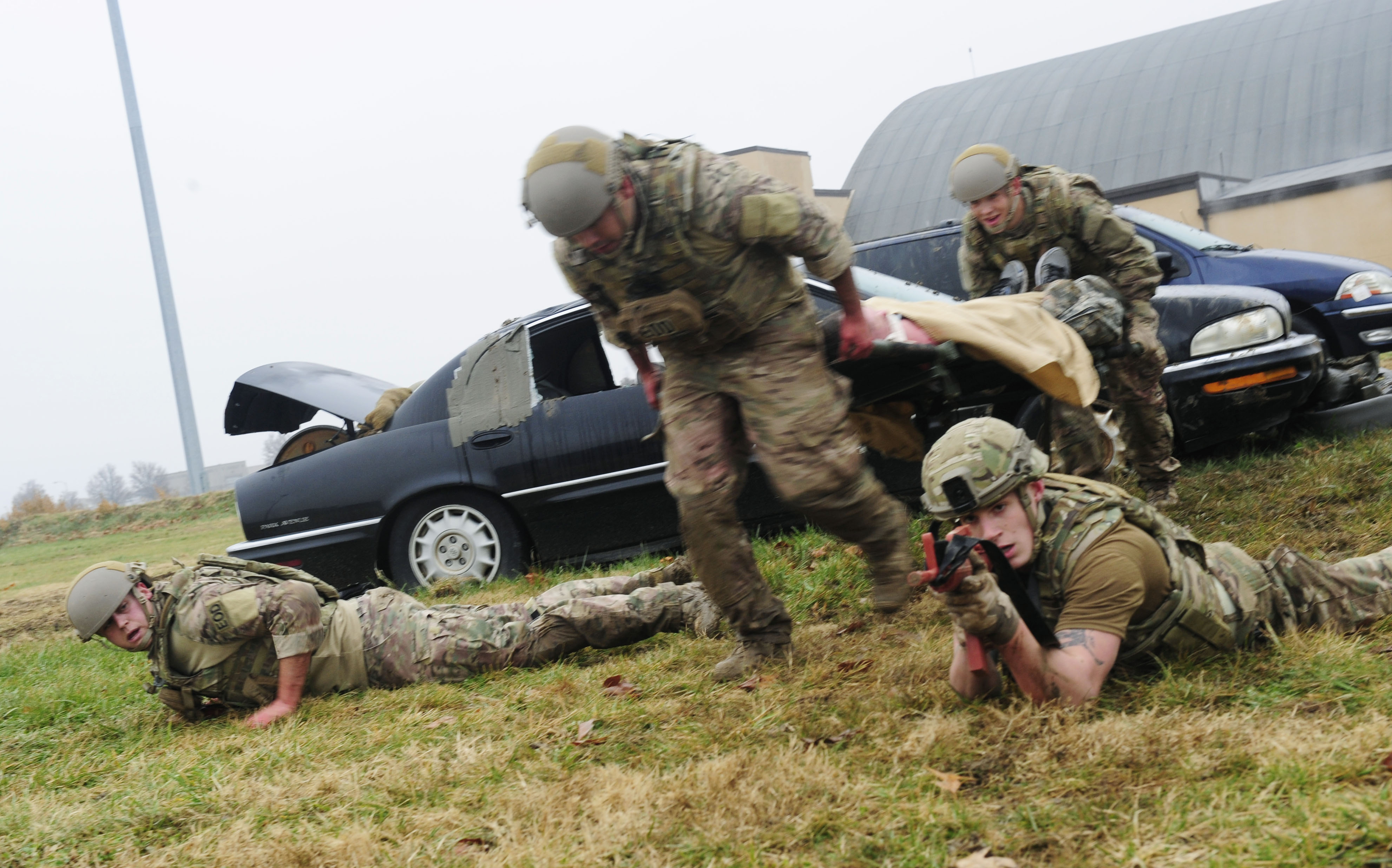 Active Duty and reserve EOD Airmen learn lifesaving skills > Air ...