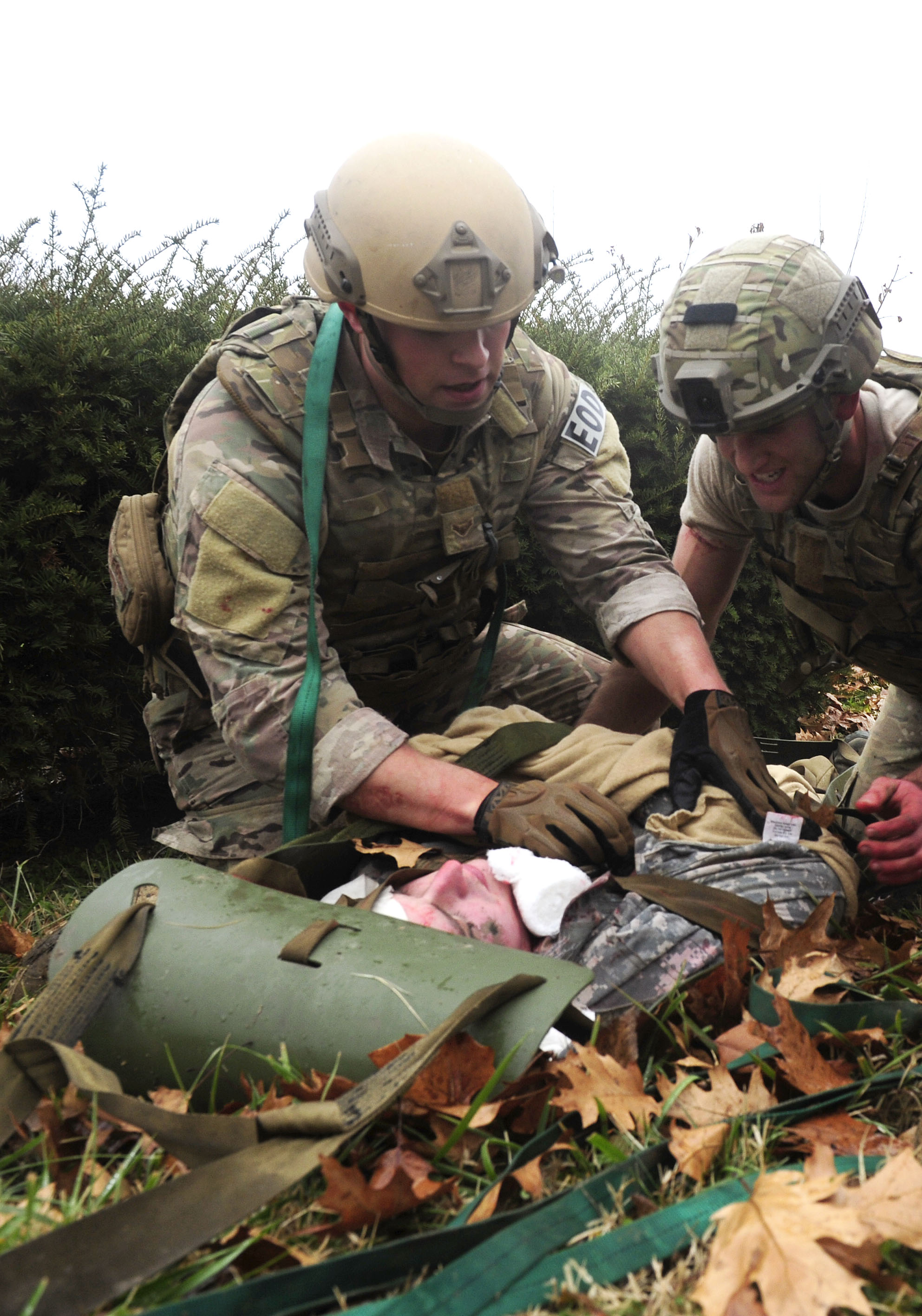 Active Duty and reserve EOD Airmen learn lifesaving skills > Air ...