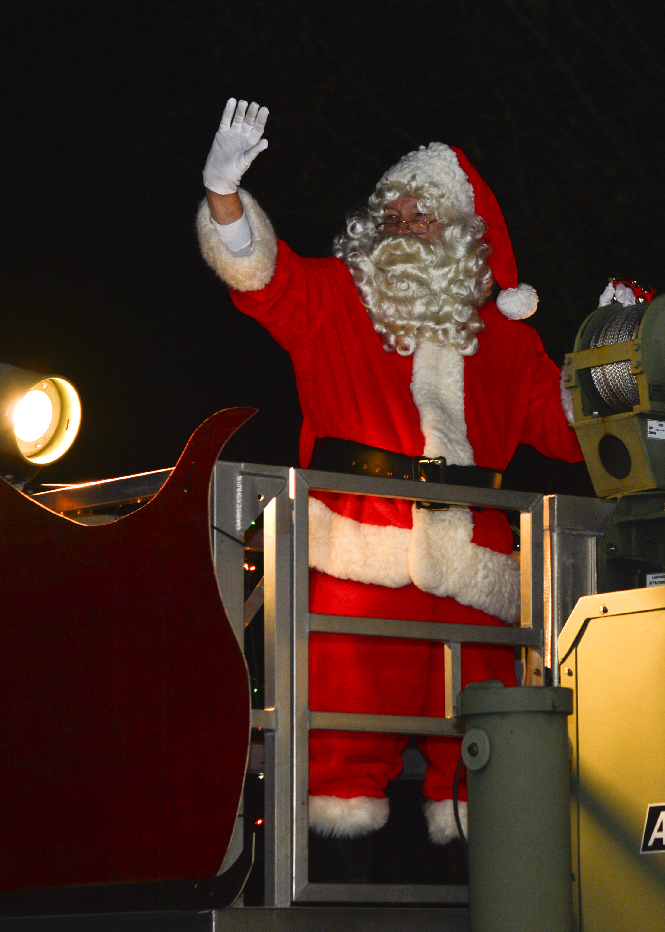 Snapshot: Santa brings holiday spirit to Team Dover > Dover Air Force ...
