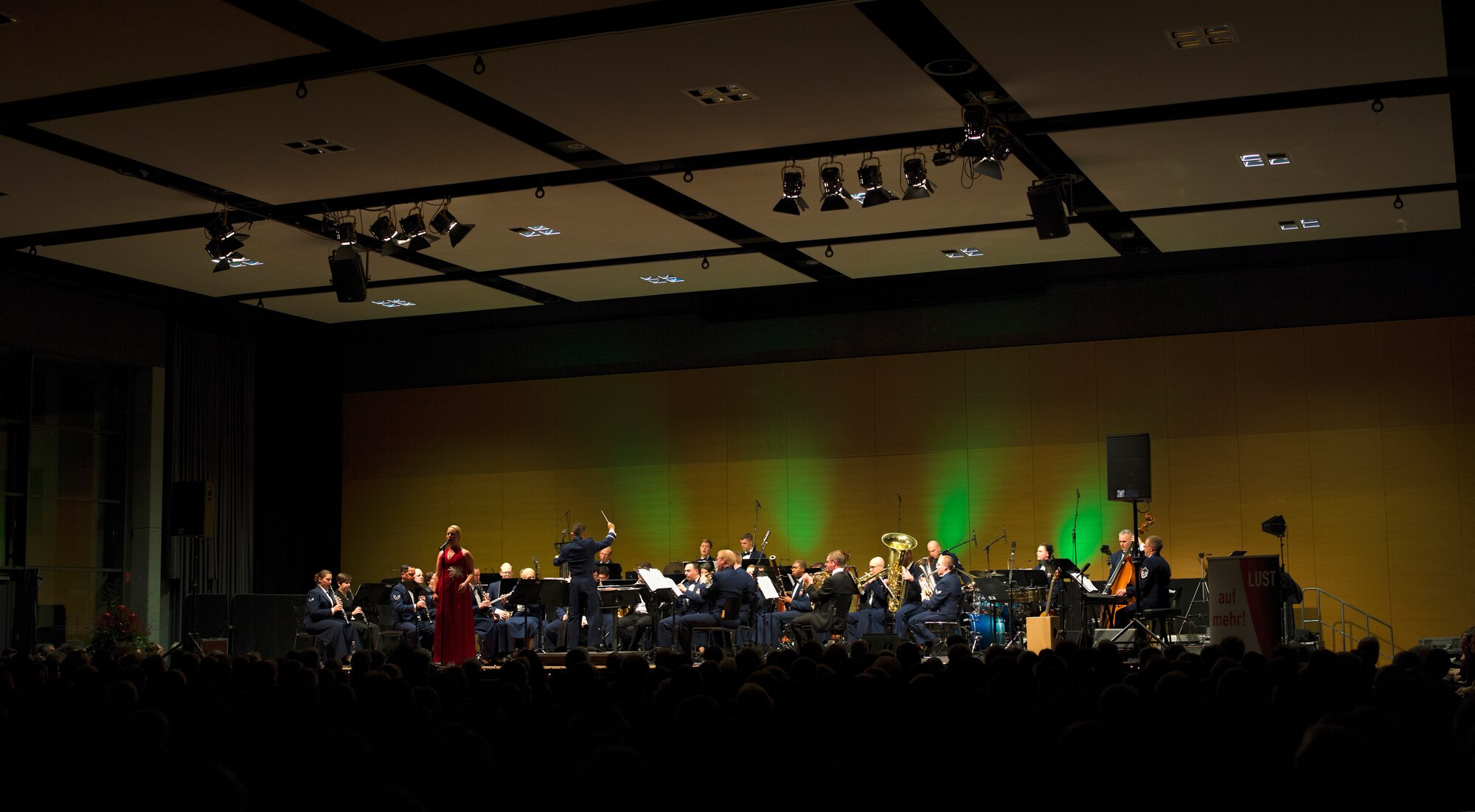 USAFE Band brings holiday cheer > Spangdahlem Air Base > Article Display