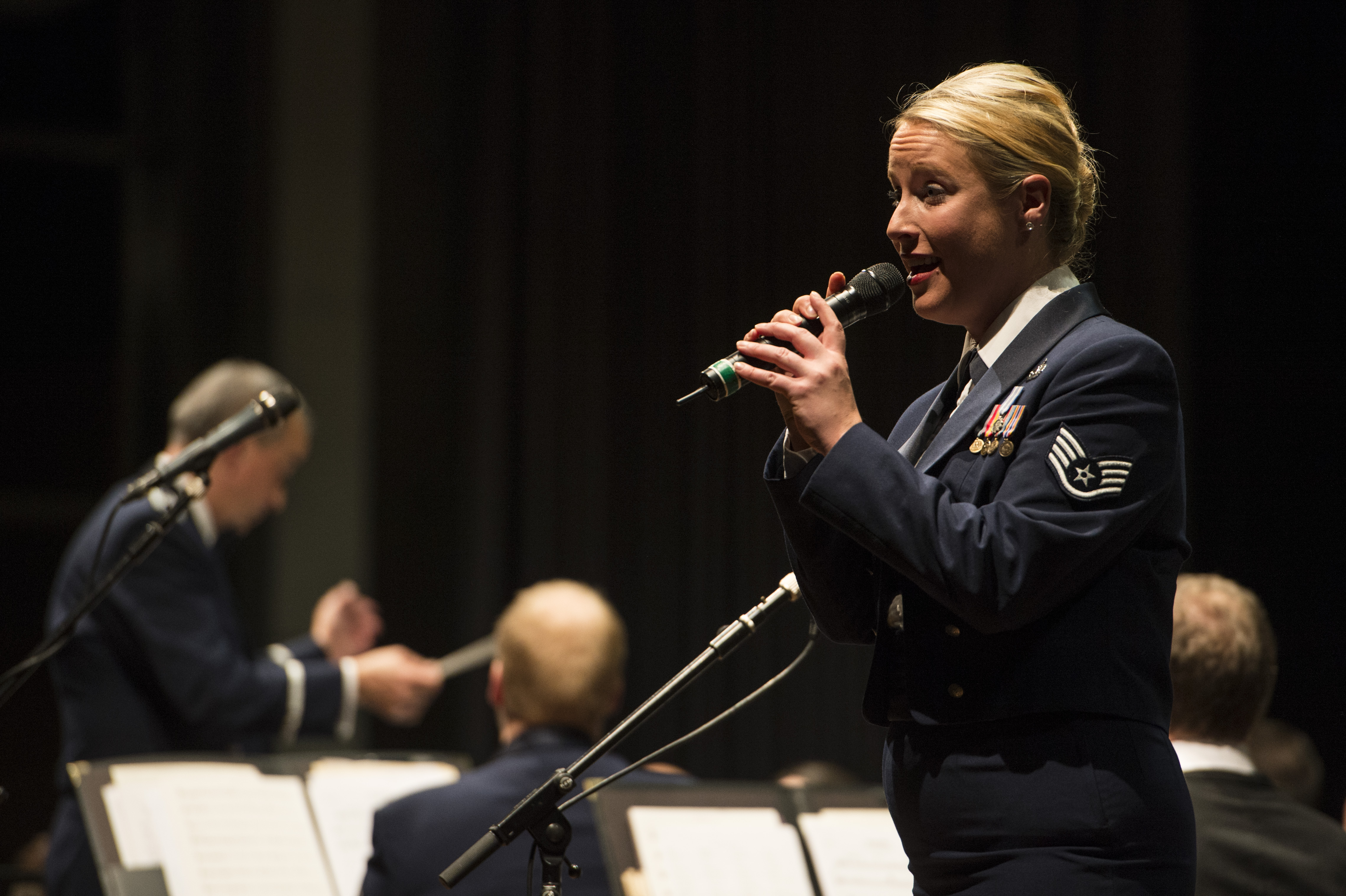 USAFE Band brings holiday cheer > Spangdahlem Air Base > Article Display