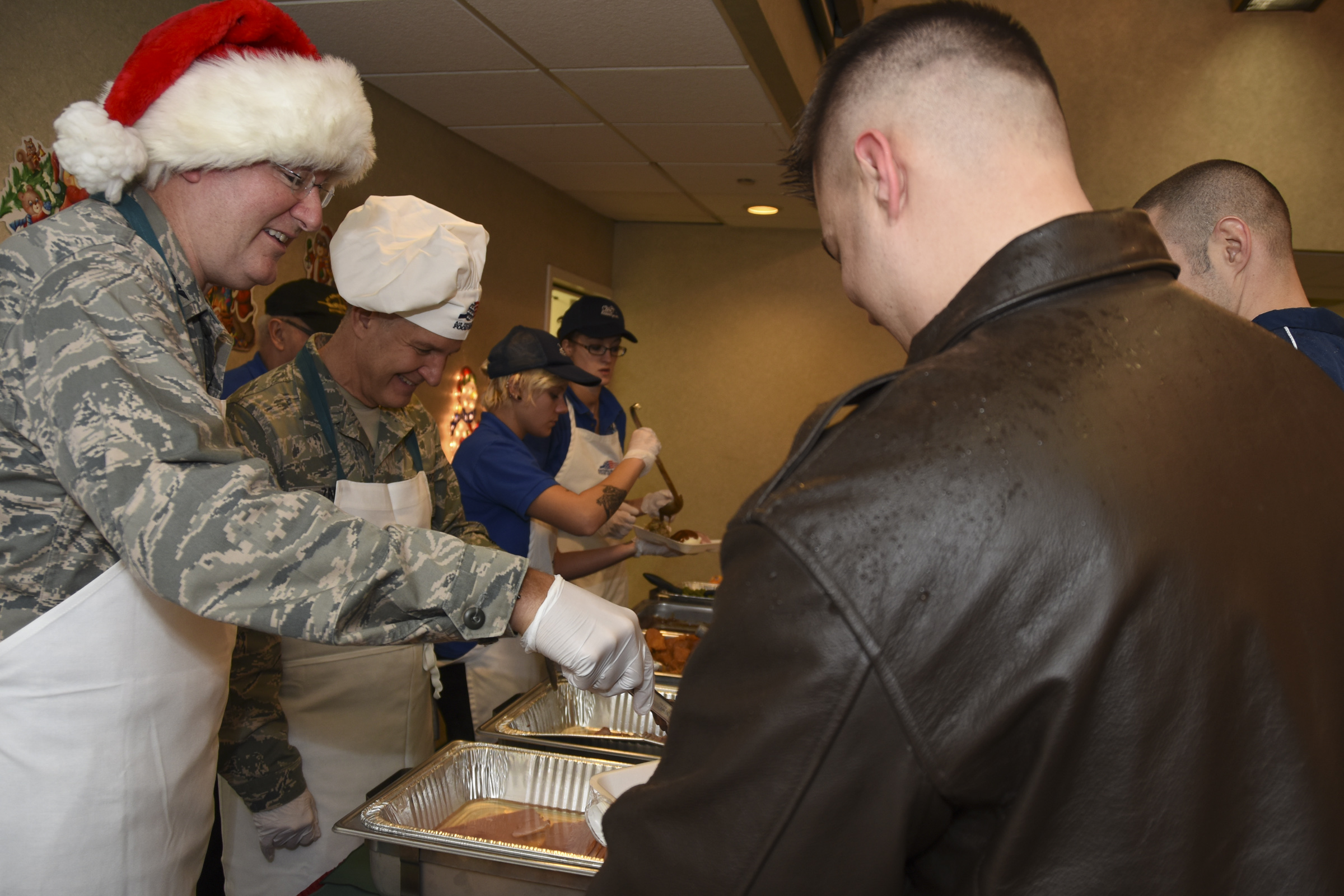 Serving up some holiday cheer > Pittsburgh Air Reserve Station ...
