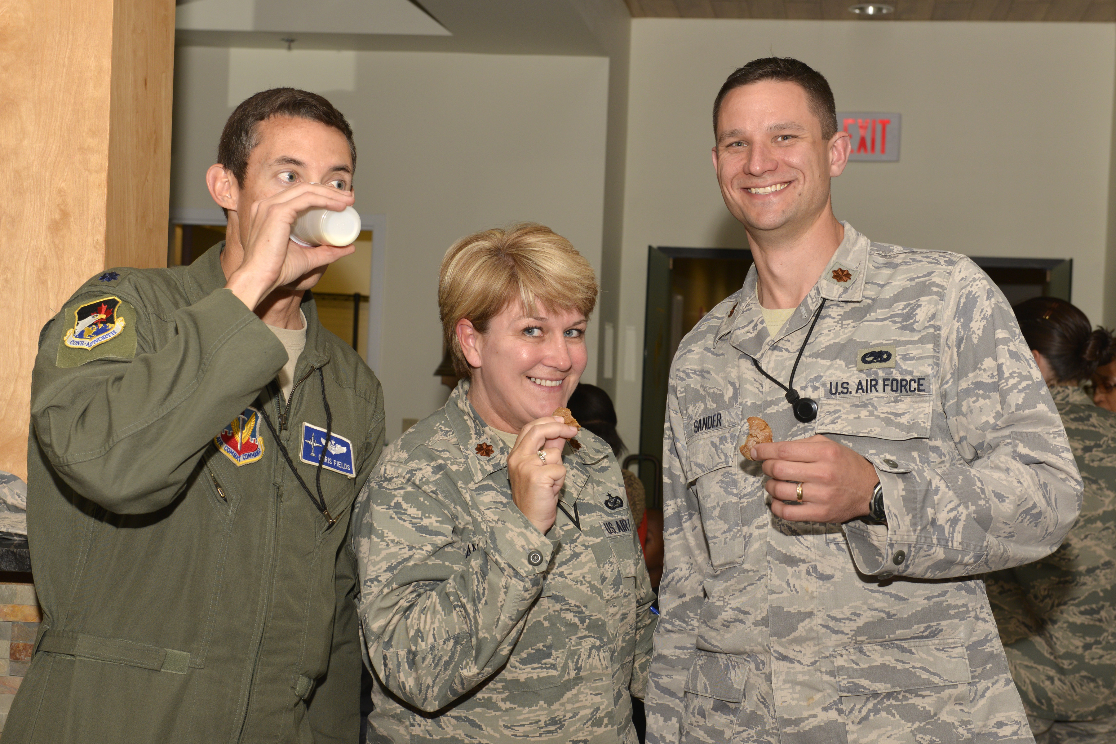 AFNORTH hosts annual tree-lighting ceremony > CONR-1AF (AFNORTH ...