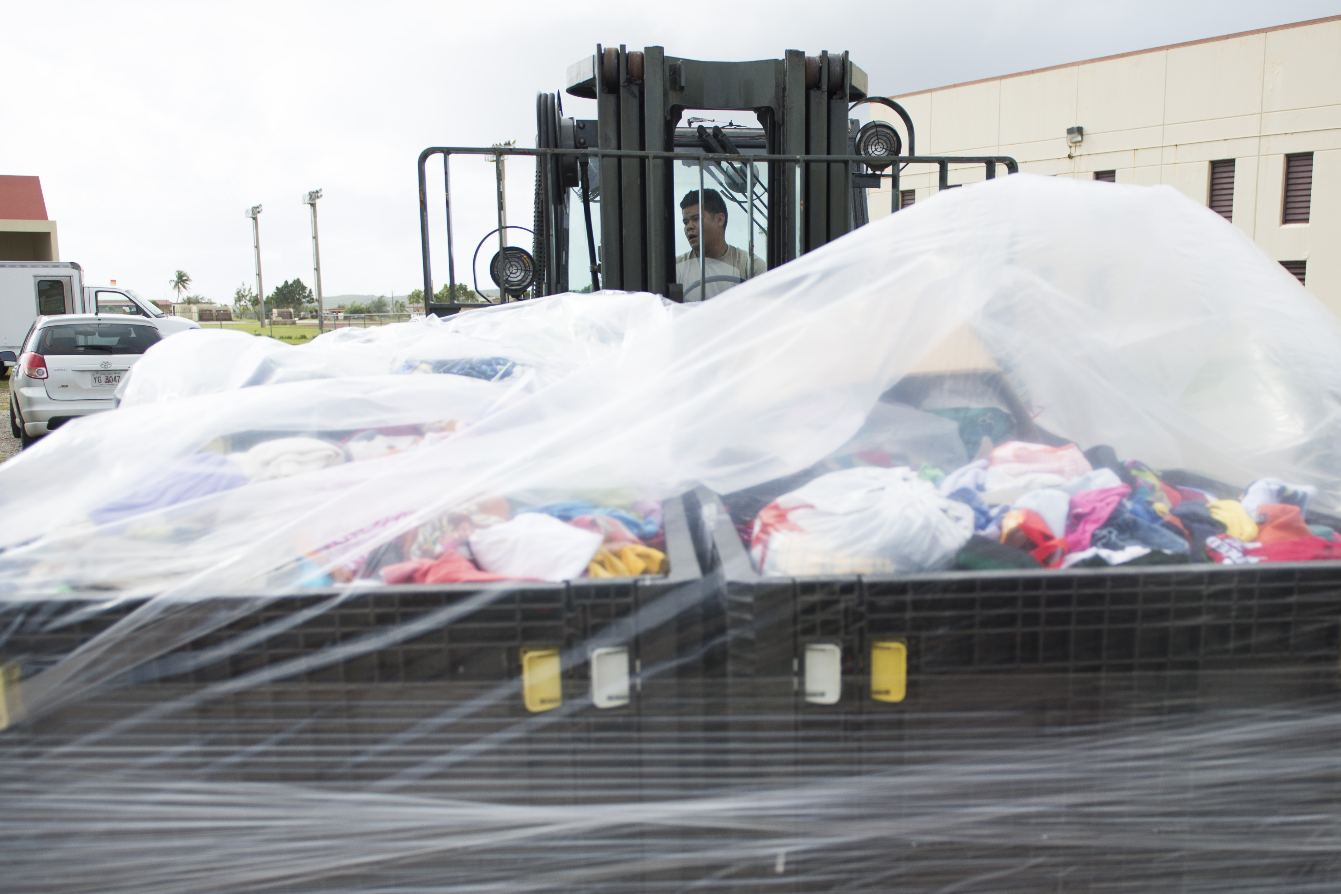 Volunteers put holiday spirit into Operation Christmas Drop > Pacific ...