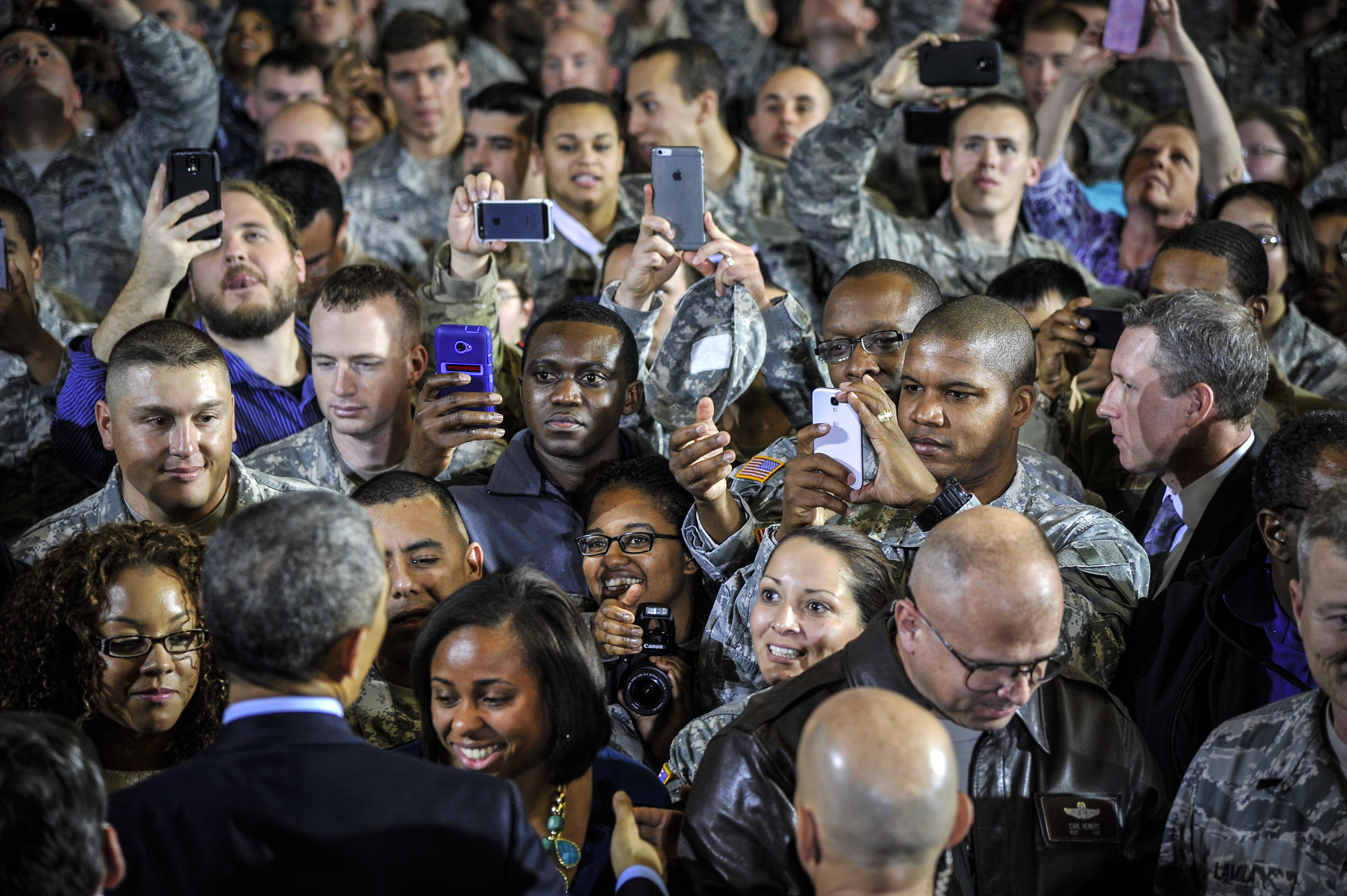POTUS expresses gratitude to troops, civilians during visit to joint base
