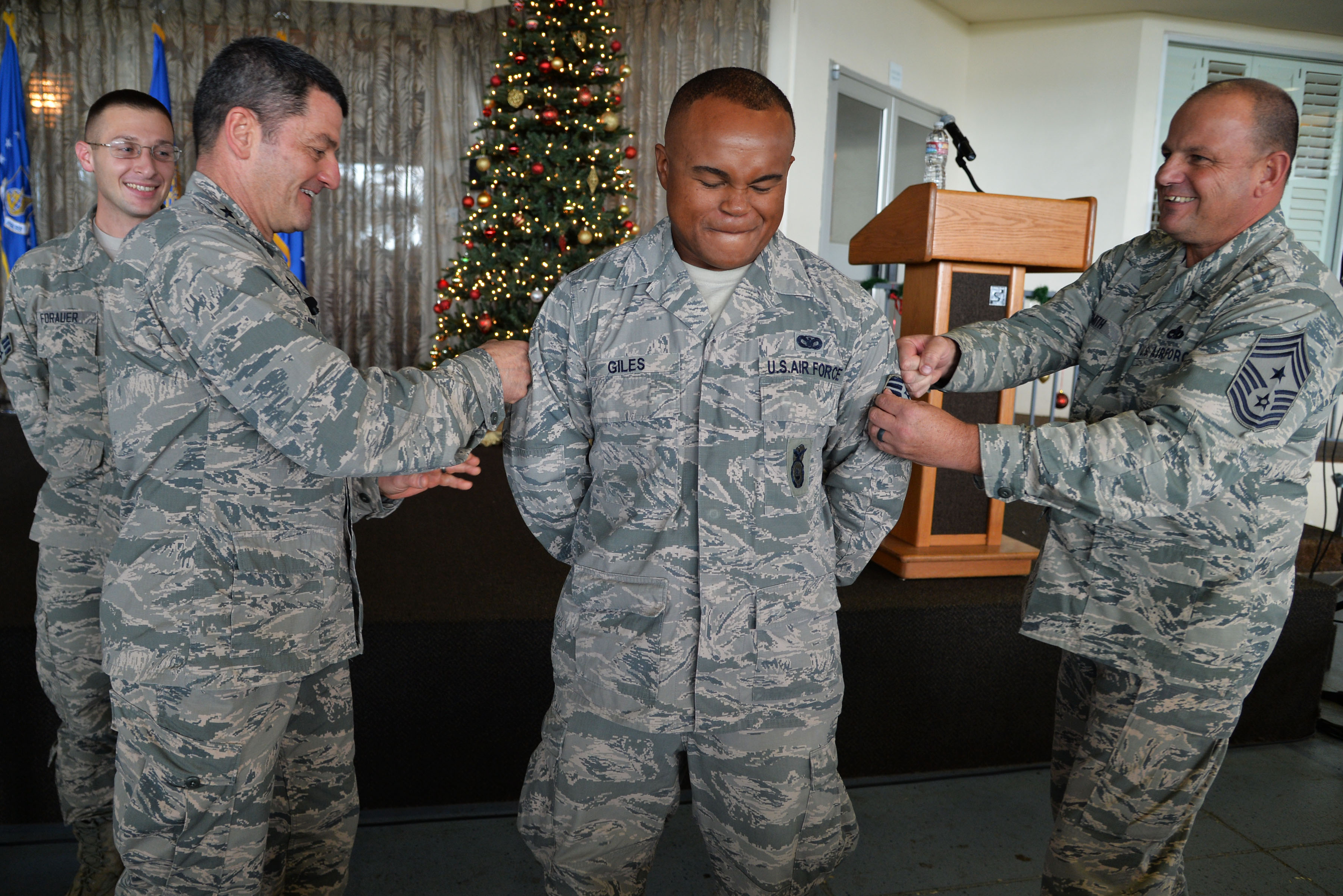 11th AF commander visits Hickam > Pacific Air Forces > Article Display