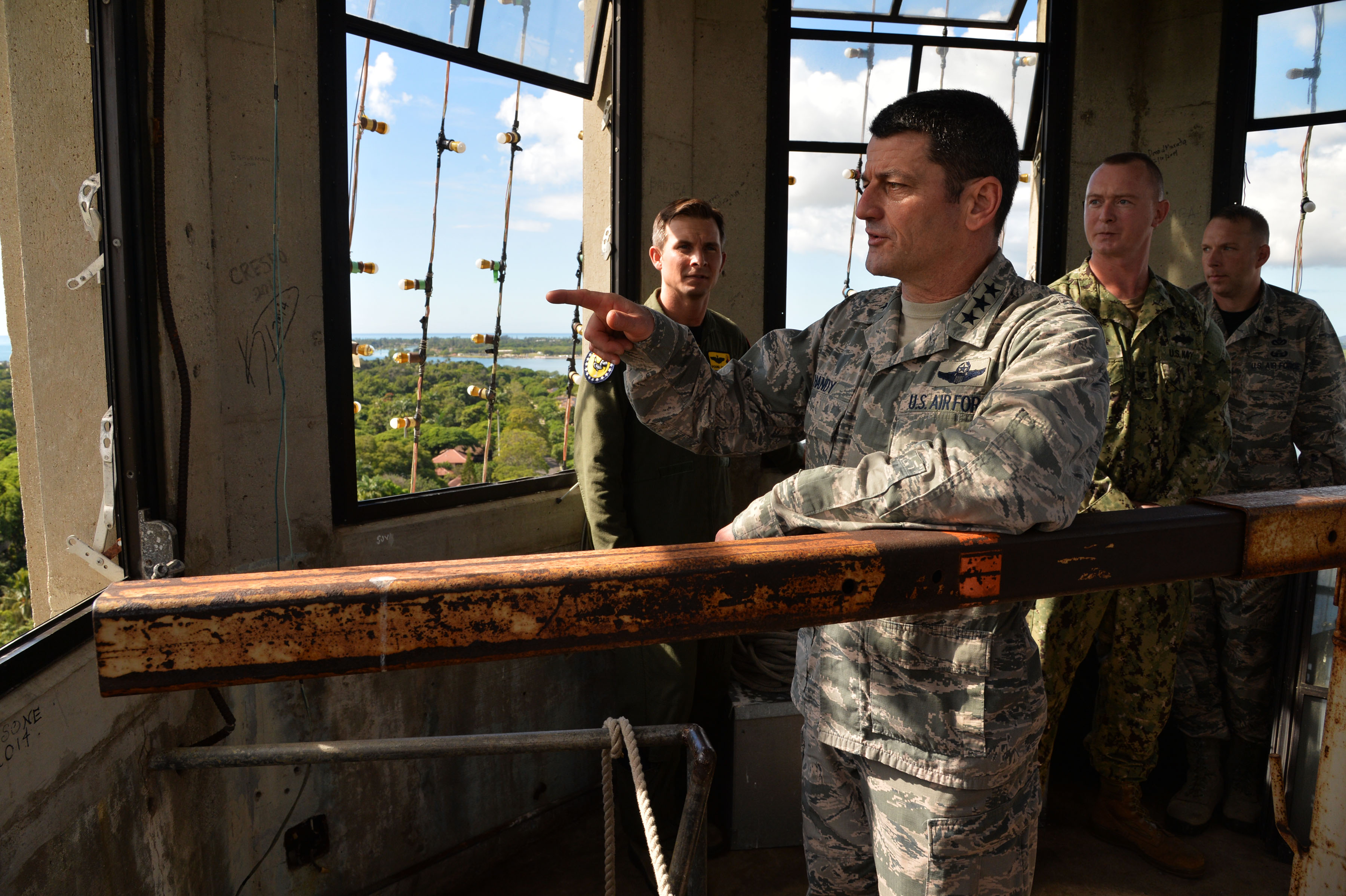 11th AF Commander visits Hickam