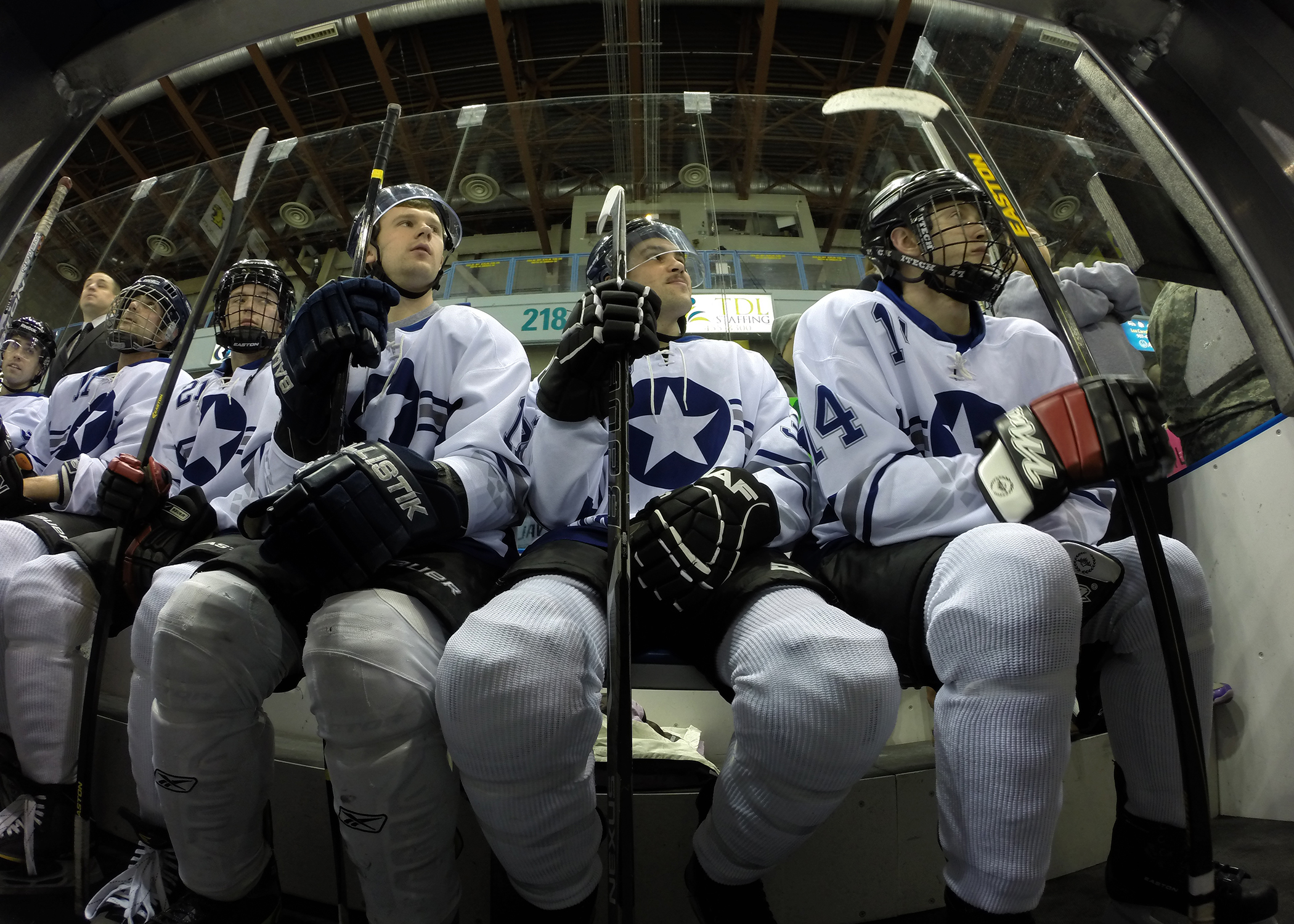 Iceman hockey team wins 20th anniversary Commanders' Cup > Eielson Air ...