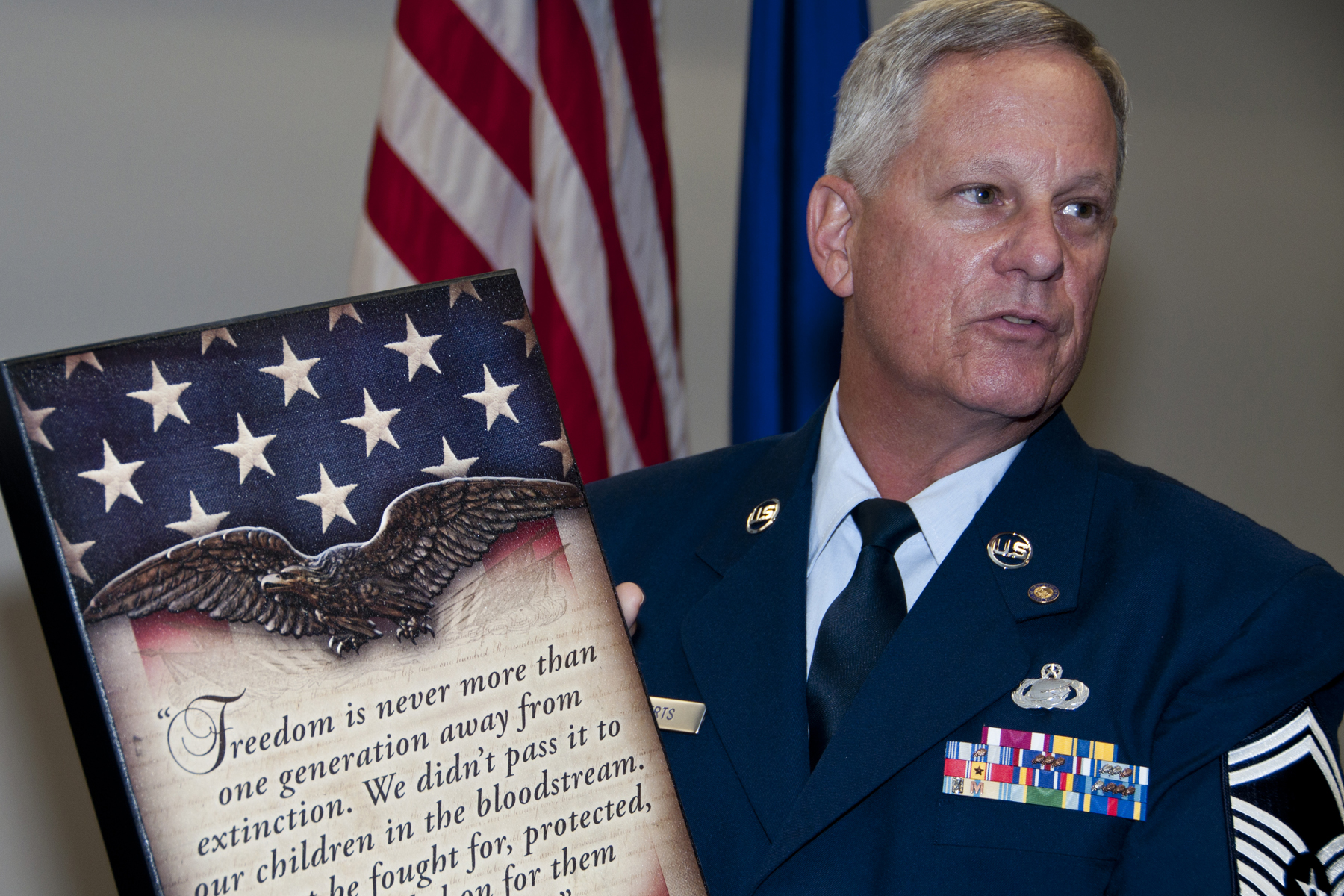 SMSgt. David Roberts retires