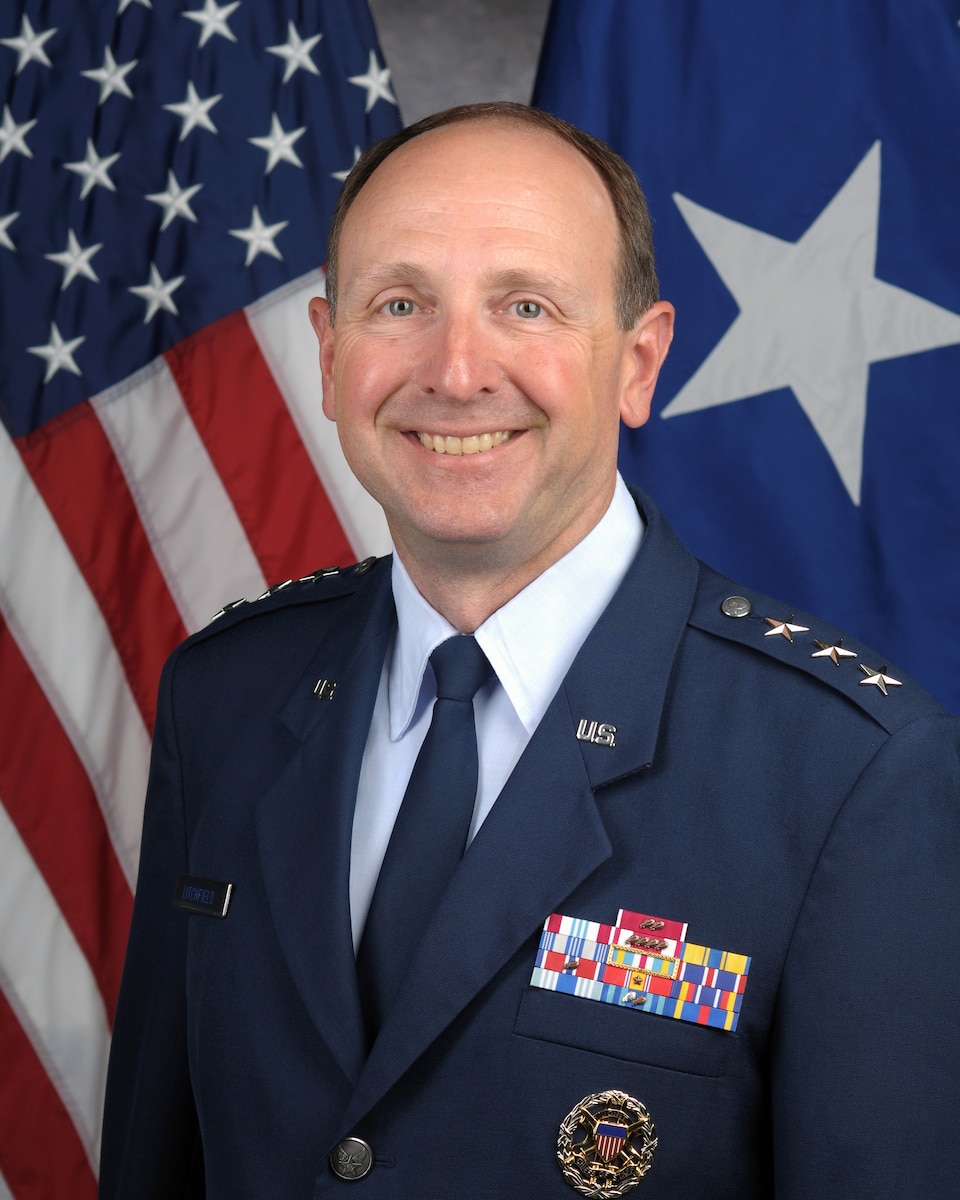 Air Force announces retirement of AFSC commander > Edwards Air Force ...