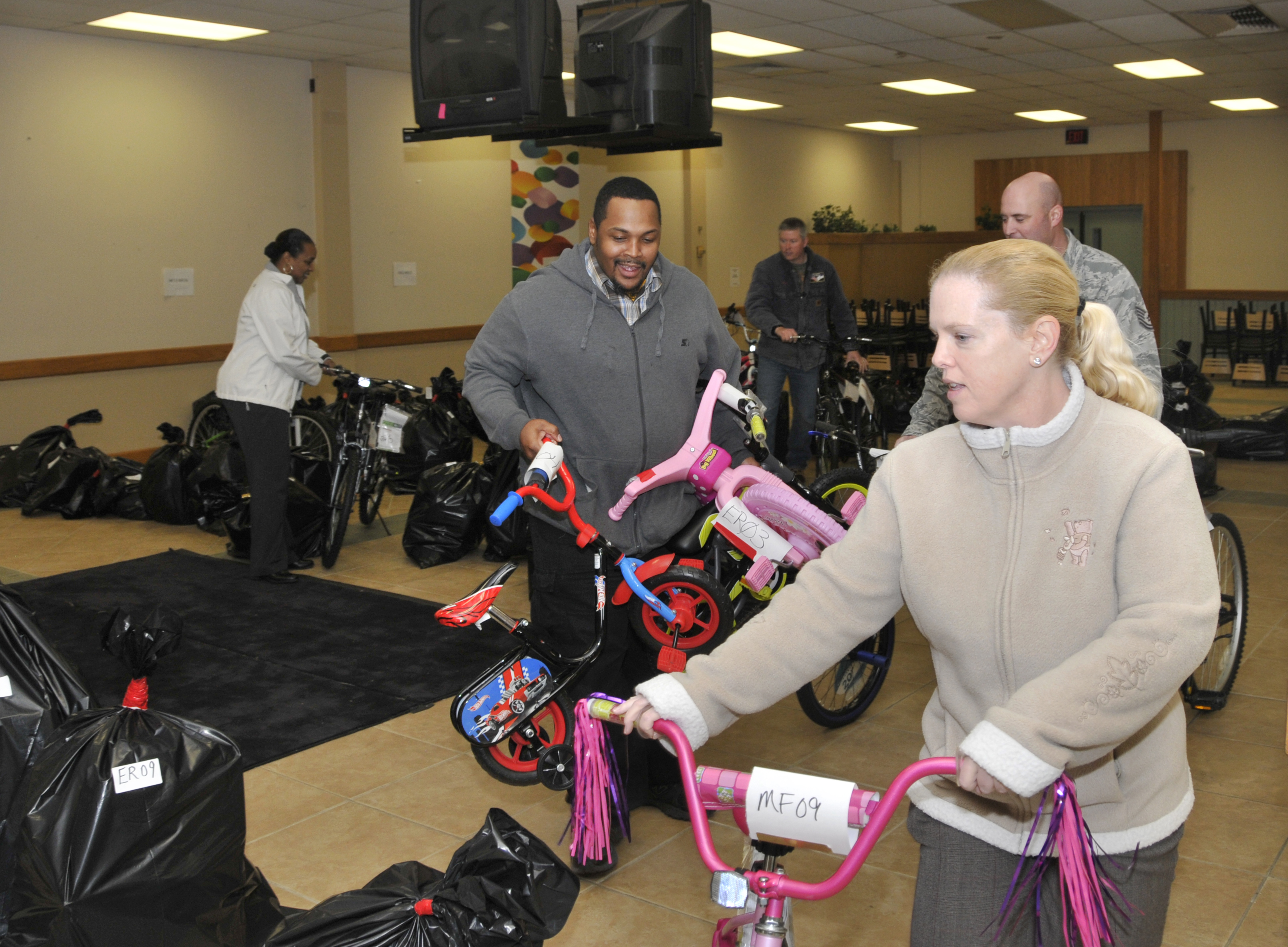 Team AEDC shows true meaning of Christmas with Angel Tree program ...